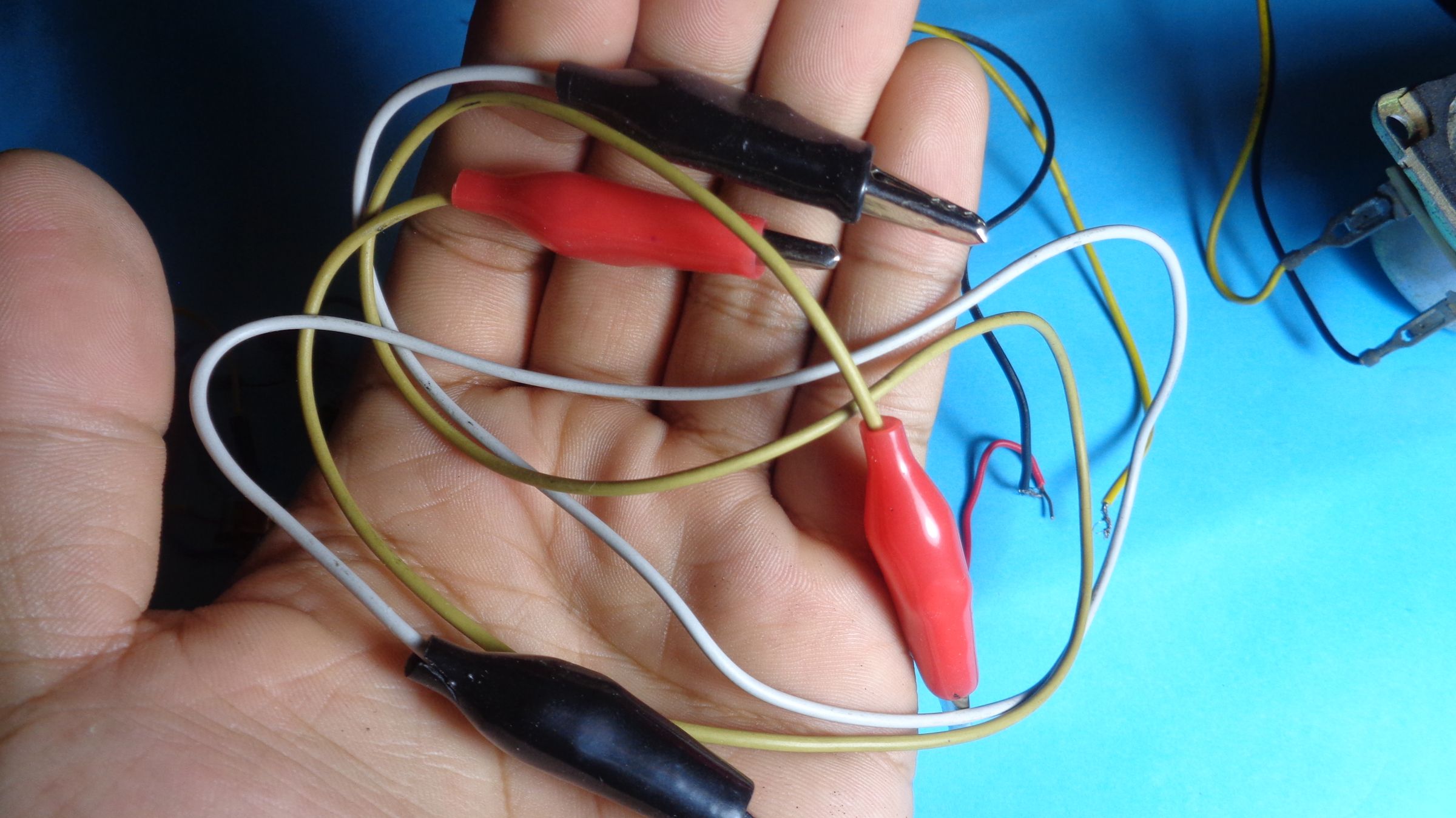 Modular Mini Breadboards : 5 Steps - Instructables