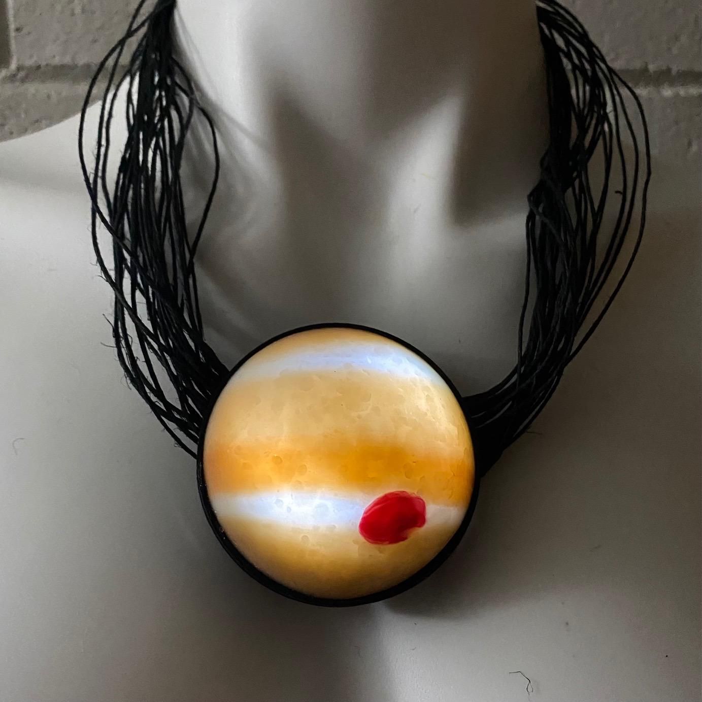 Glowing Jupiter Necklace : 5 Steps (with Pictures) - Instructables