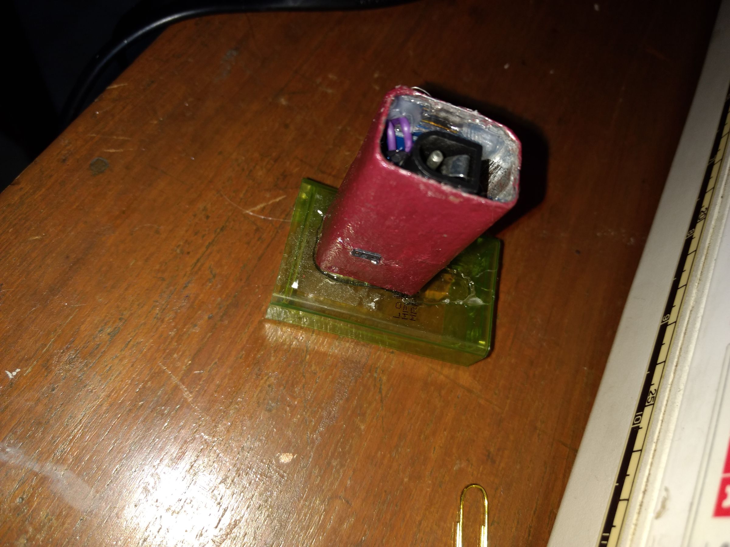 Enclosure Out of 9v Battery : 8 Steps (with Pictures) - Instructables