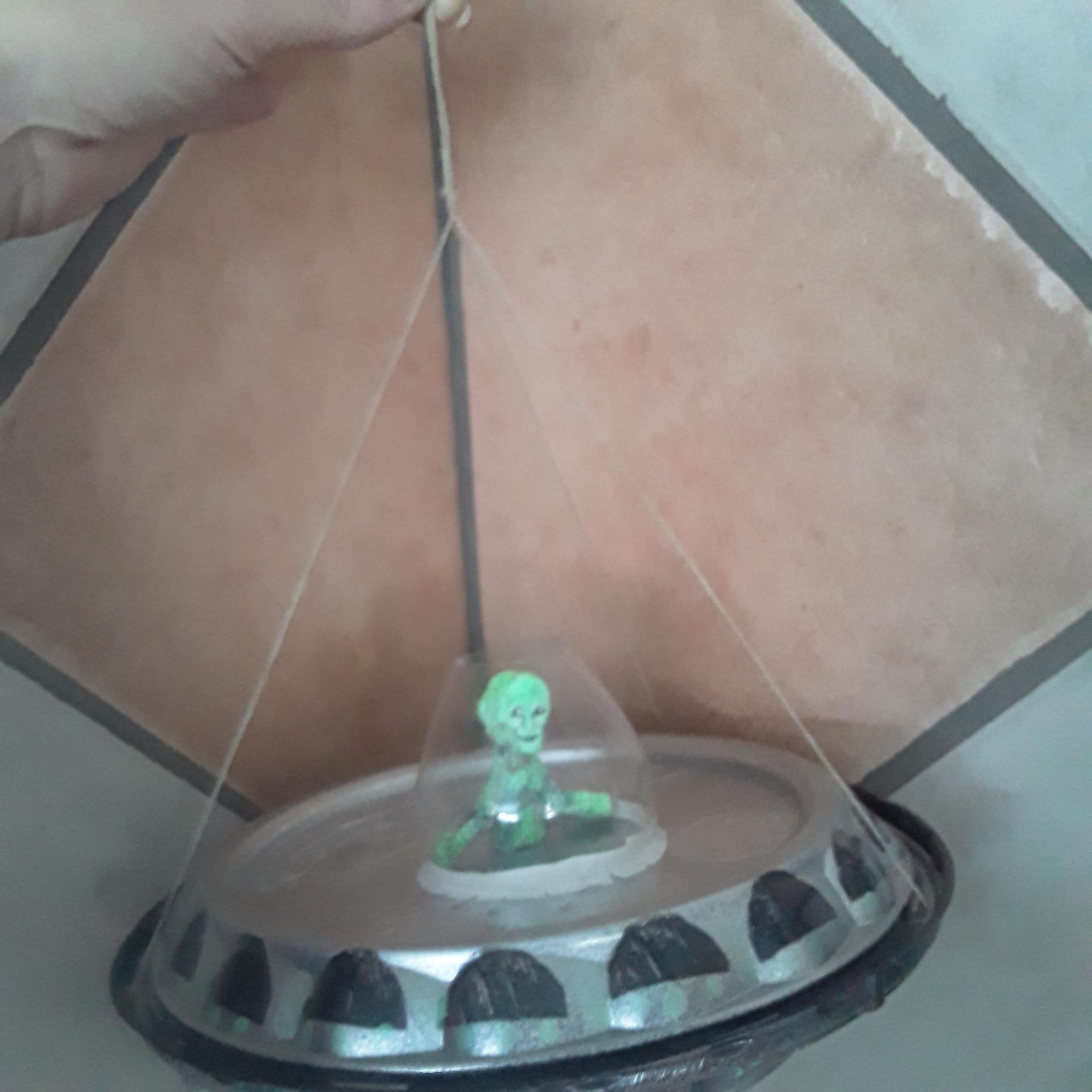 Flying Saucer, Alien Recycled UFO. : 7 Steps - Instructables