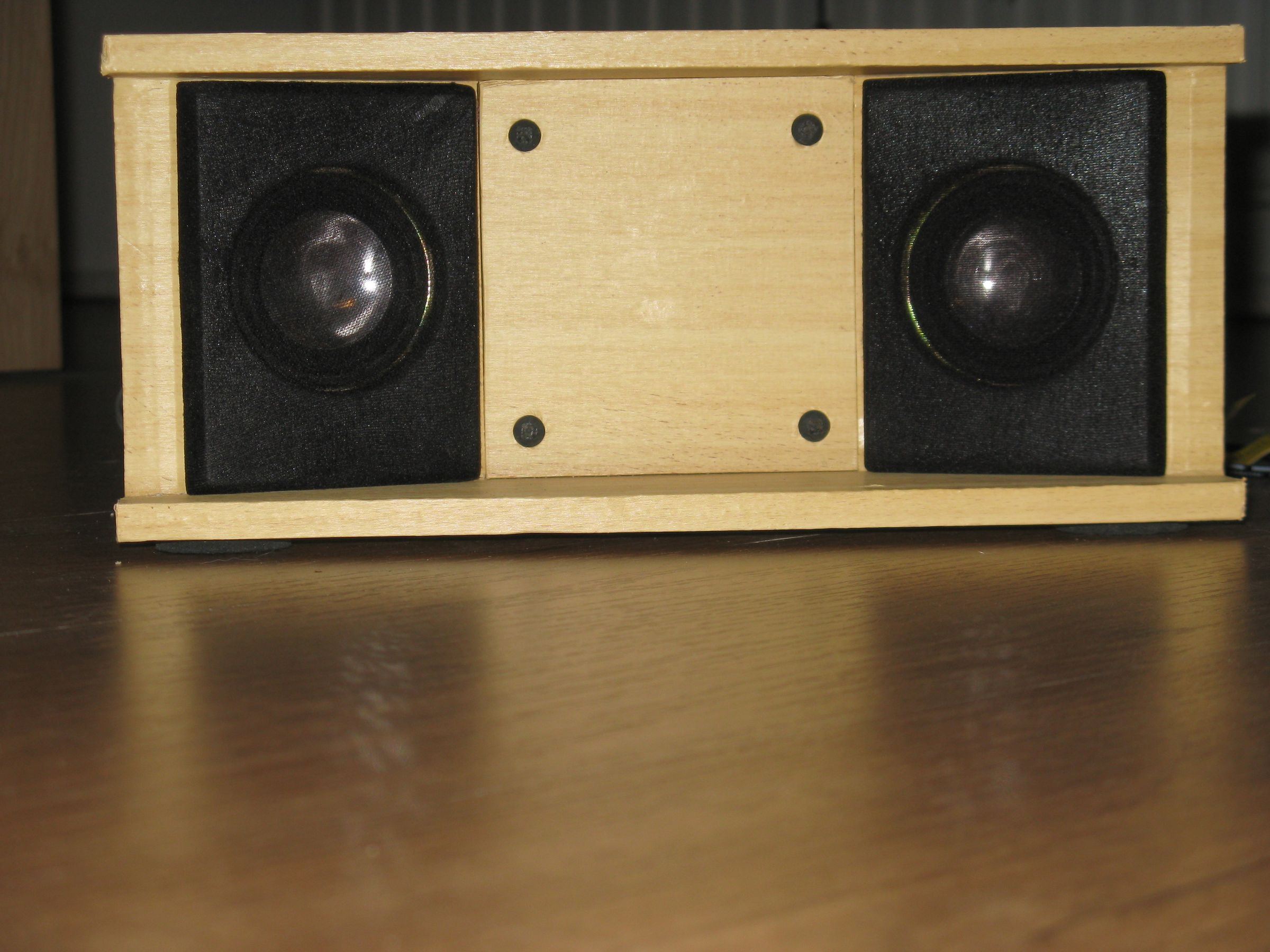 DIY: Wooden MP3 Soundsystem : 10 Steps - Instructables