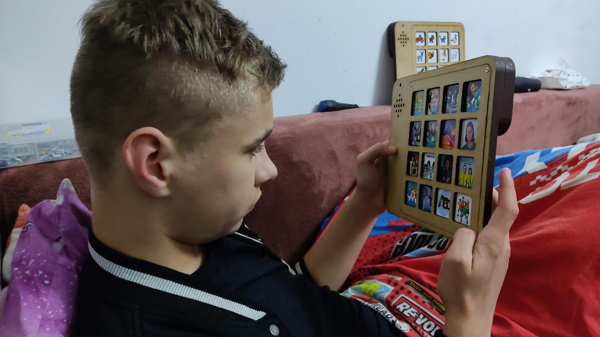 PECS Communication Board : 12 Steps (with Pictures) - Instructables