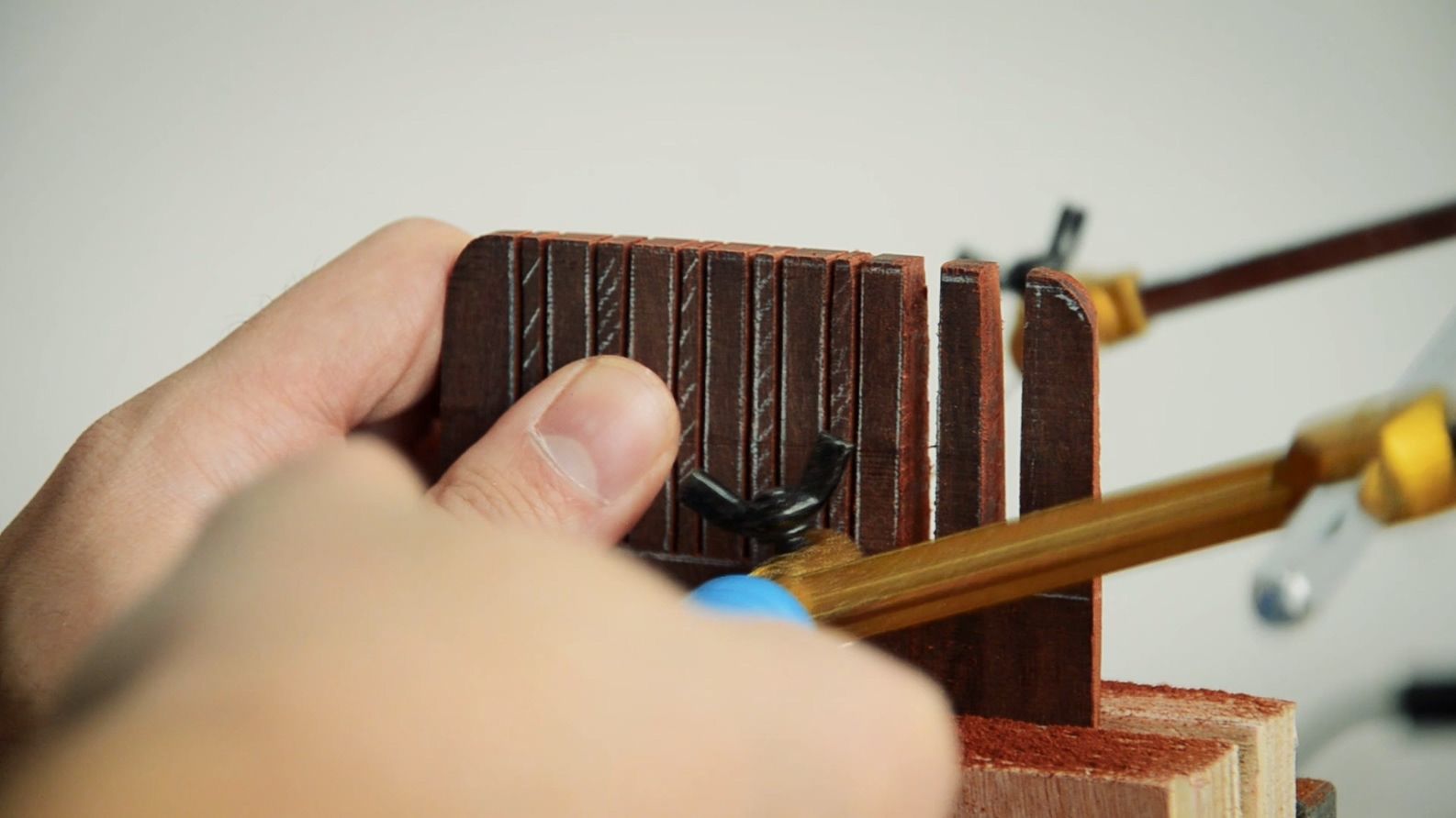 From Tree Bark to Comb : 5 Steps (with Pictures) - Instructables