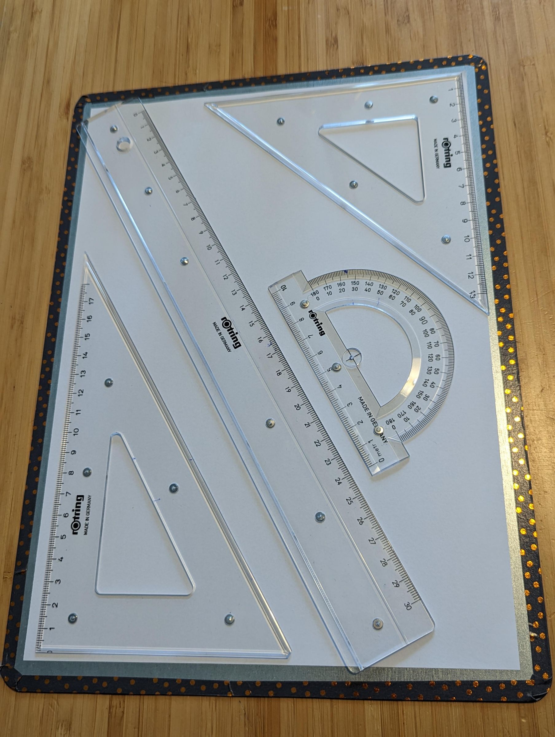 Magnetic Ruler for One Hand Use - Règles Magnétiques Pour Utilisation À ...