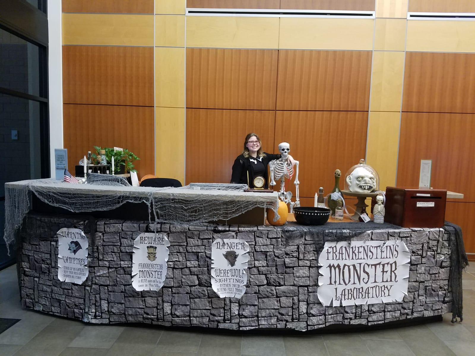 Monster Laboratory- Workplace Decorations : 9 Steps - Instructables