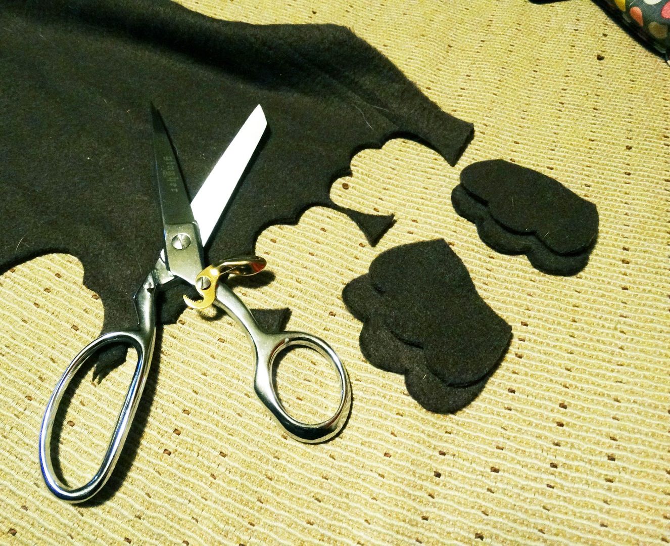 Dark Crystal Fizzgig Inspired Puppet : 11 Steps (with Pictures ...