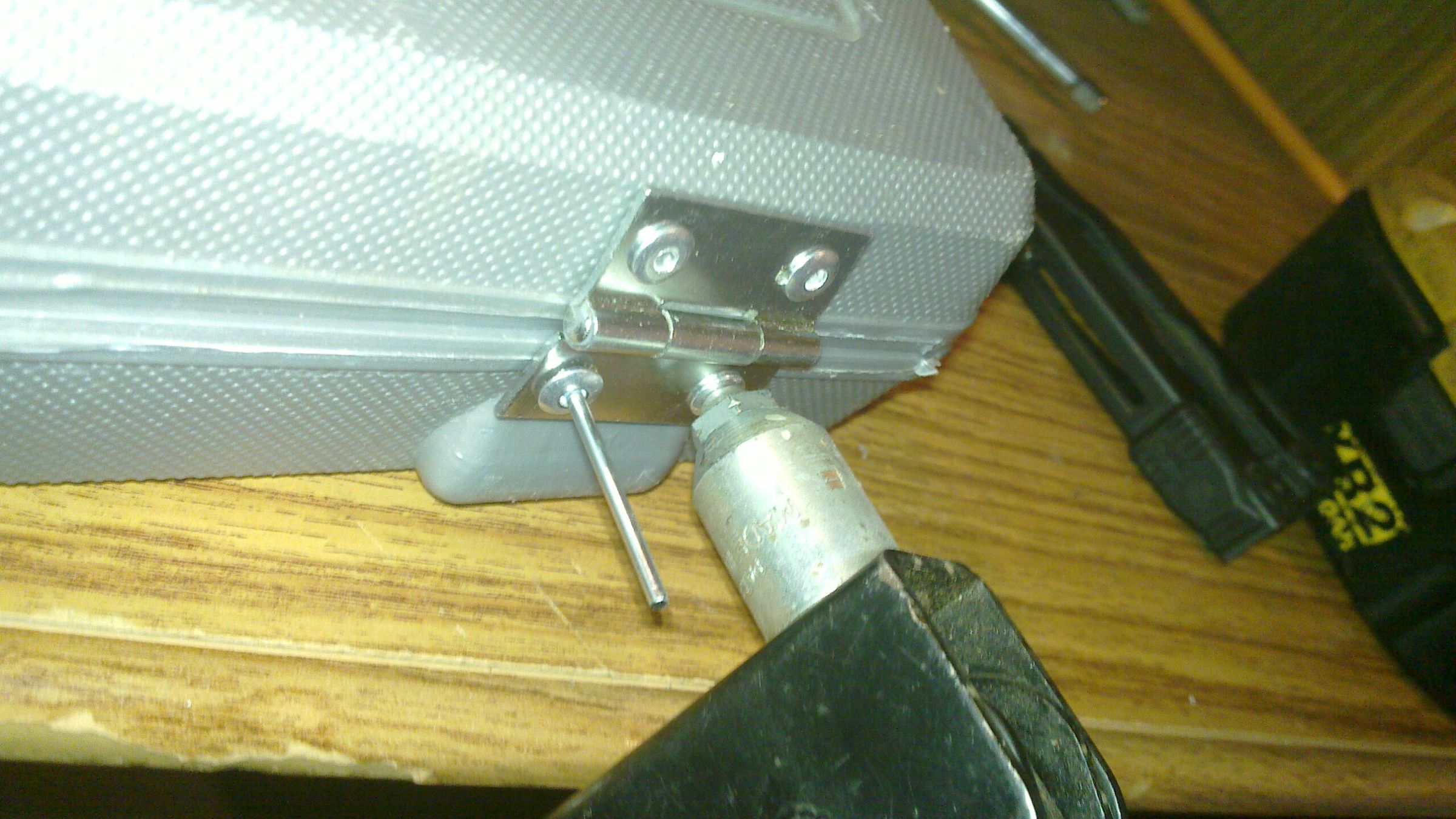 Repair Hinge Seam on a Blowmolded Case : 11 Steps (with Pictures ...