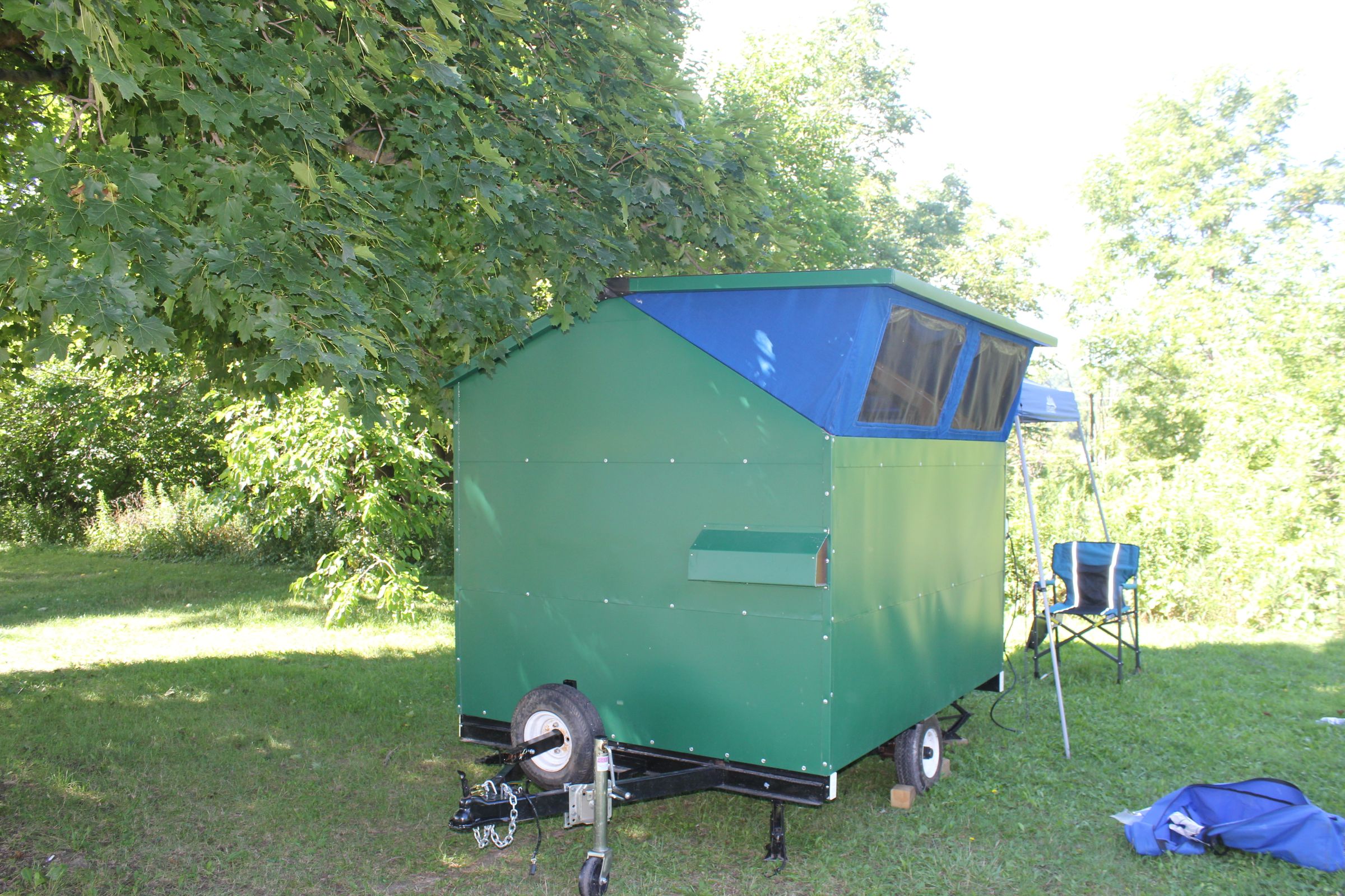 Tiny Dumpster House Trailer : 7 Steps (with Pictures) - Instructables