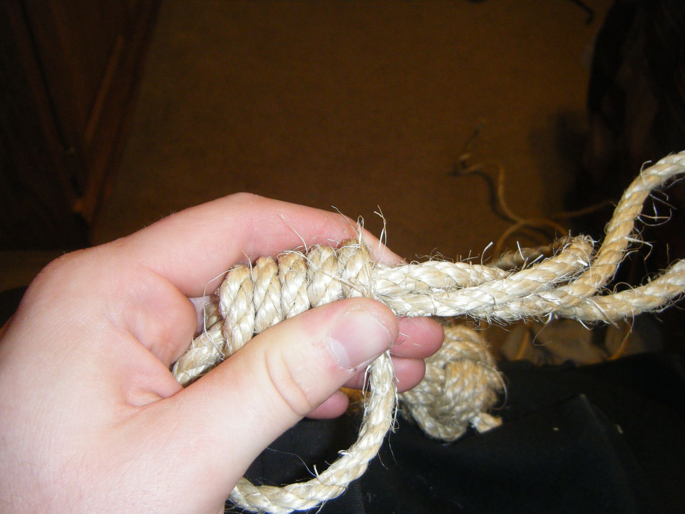 Hangman's Noose Pack Closure : 5 Steps - Instructables