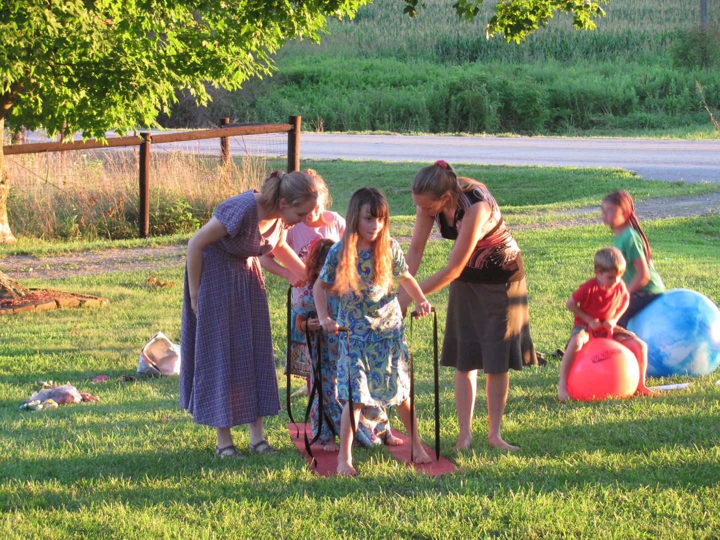 Big Foot Race : 9 Steps (with Pictures) - Instructables