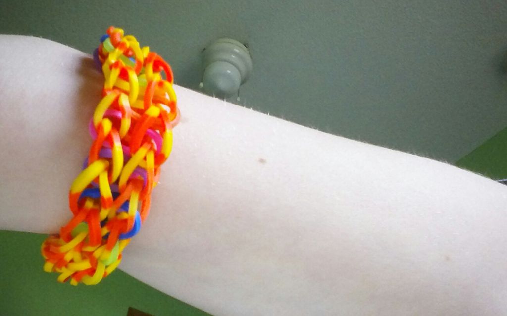 Loopy Stripes Rainbow Loom Bracelet : 9 Steps (with Pictures ...