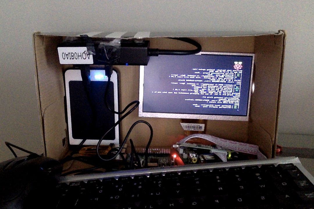 Netbook Laptop Build for $ 160 - Raspberry Pi Powered. : 6 Steps - Instructables