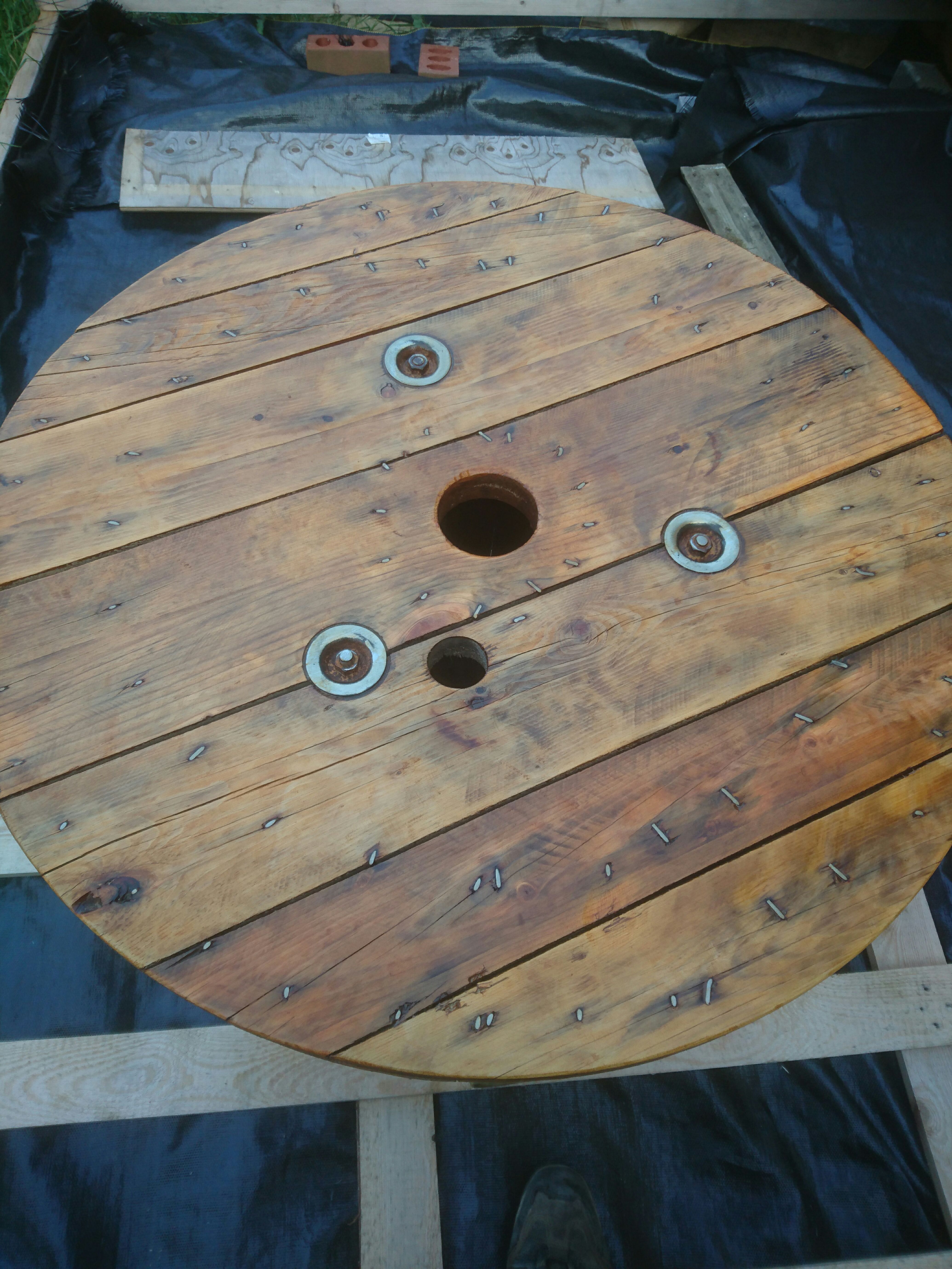 Cable Reel/Drum Table With Custom Design : 9 Steps (with Pictures ...