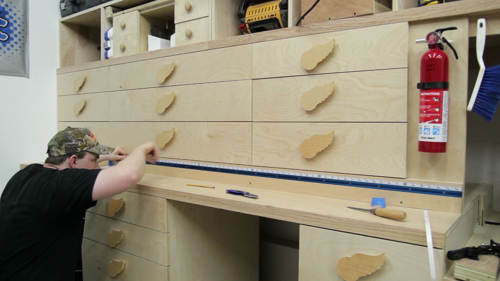 The Ultimate Miter Saw Station : 26 Steps (with Pictures) - Instructables