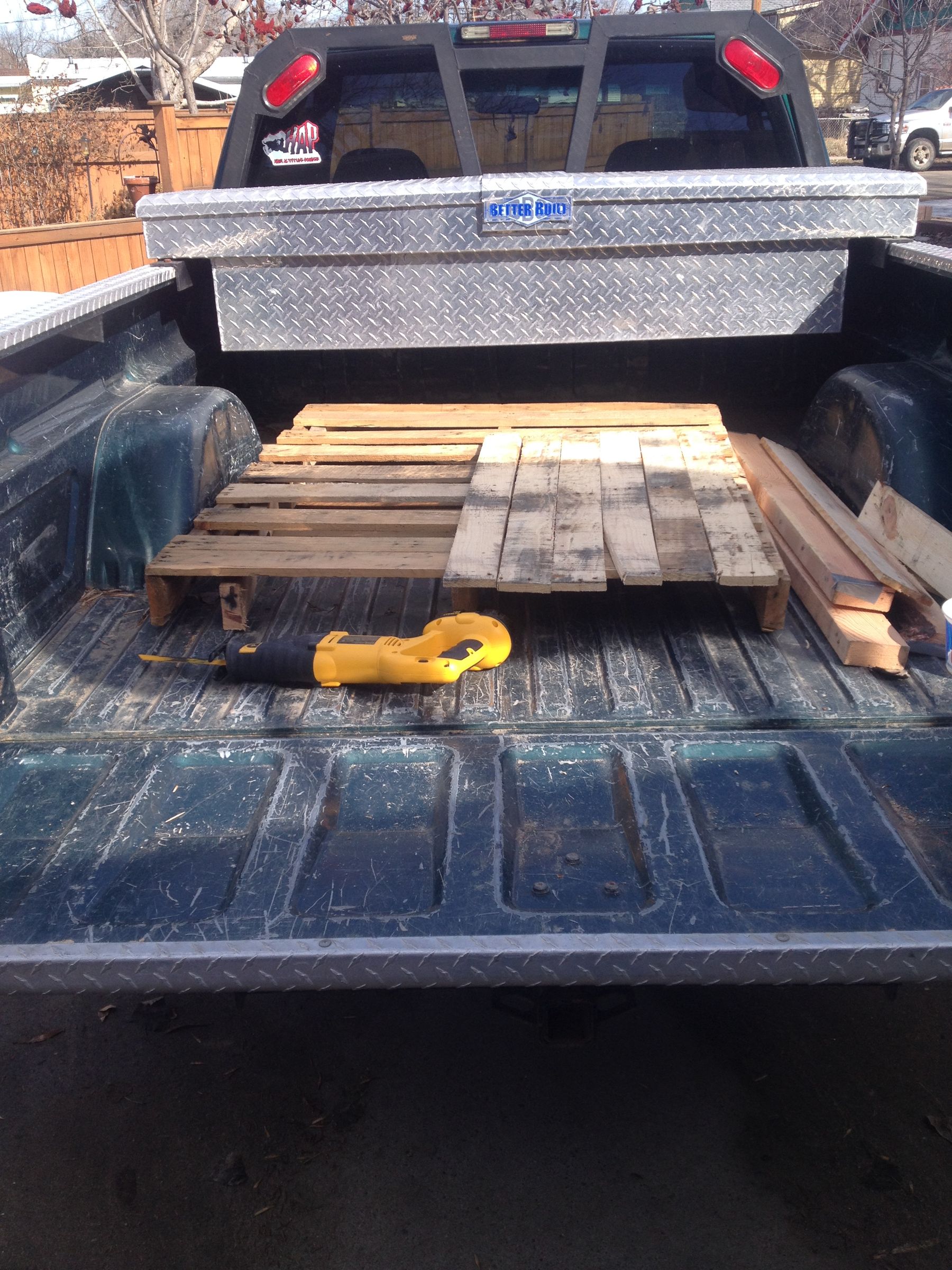 Recycled Pallet End Table : 11 Steps - Instructables