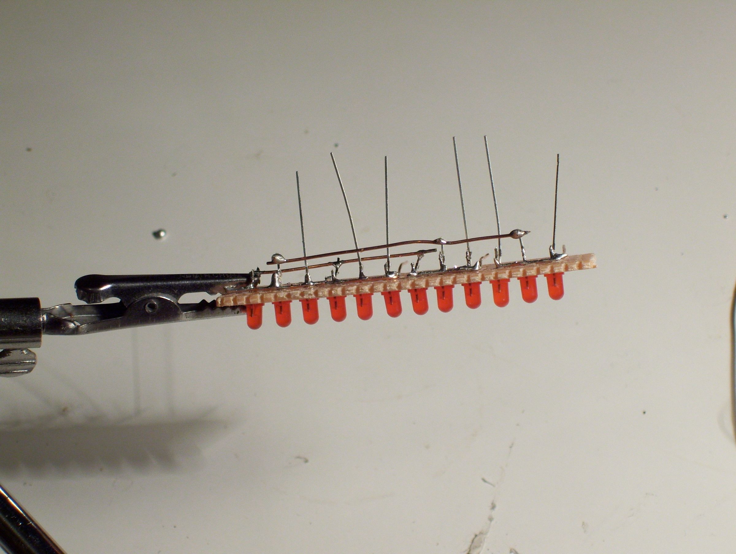 Charlieplexed Row of LED Lights, for the Arduino : 9 Steps (with Pictures) - Instructables