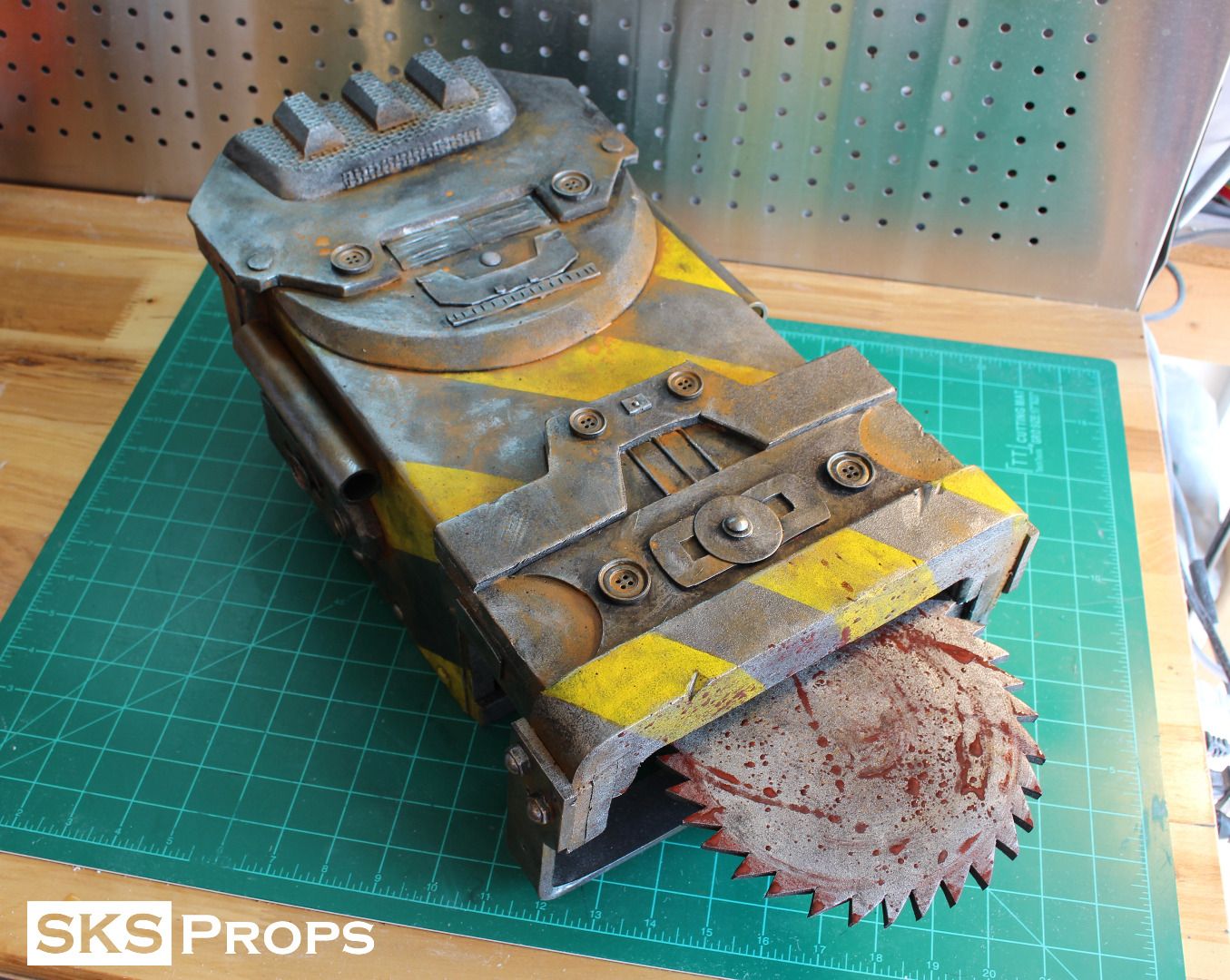 Turbo Kid Skeletron Cosplay Prop Weapon and Mask - SKS Props : 17 Steps ...