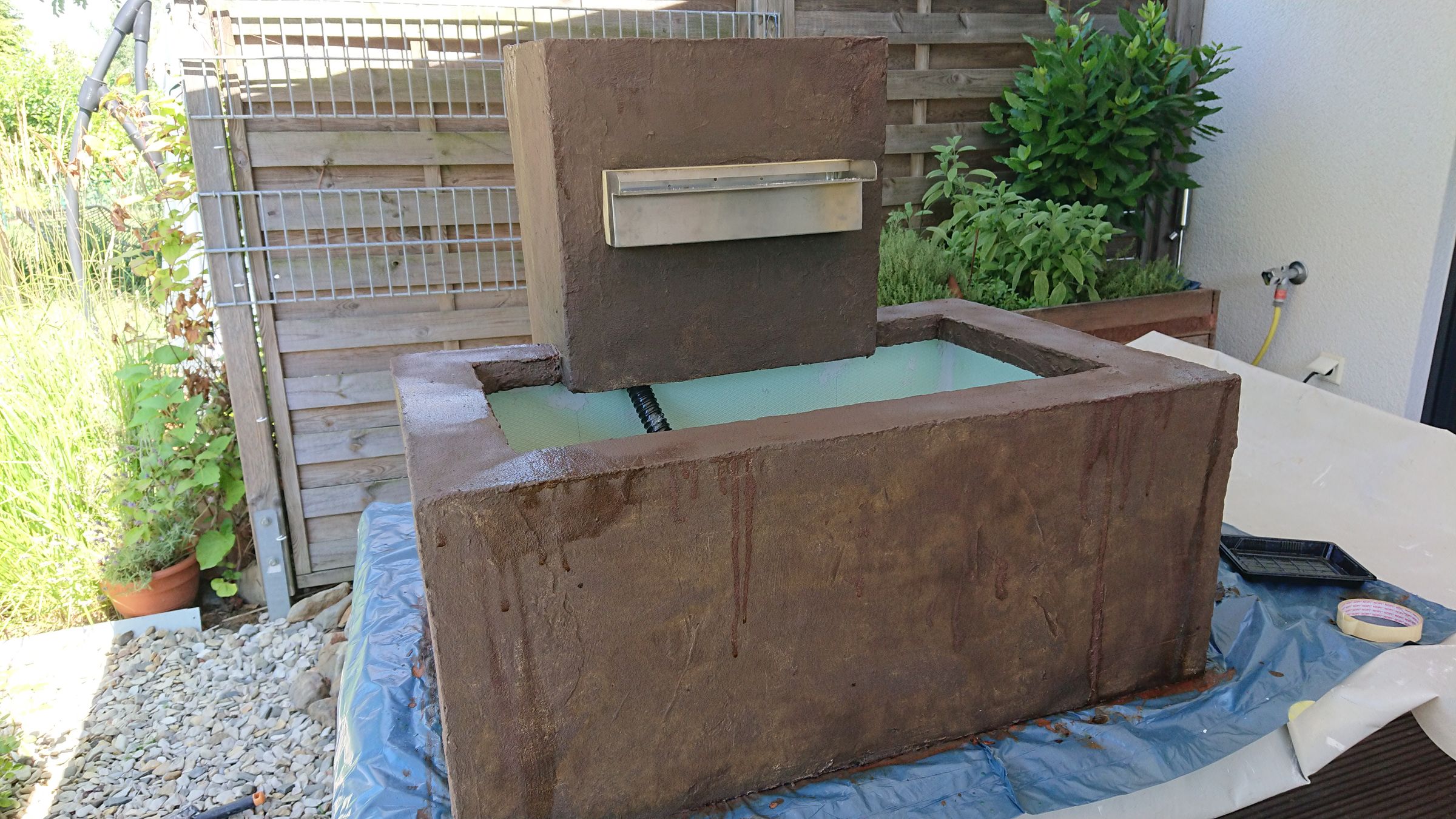 Cement Rusty Fountain : 5 Steps - Instructables