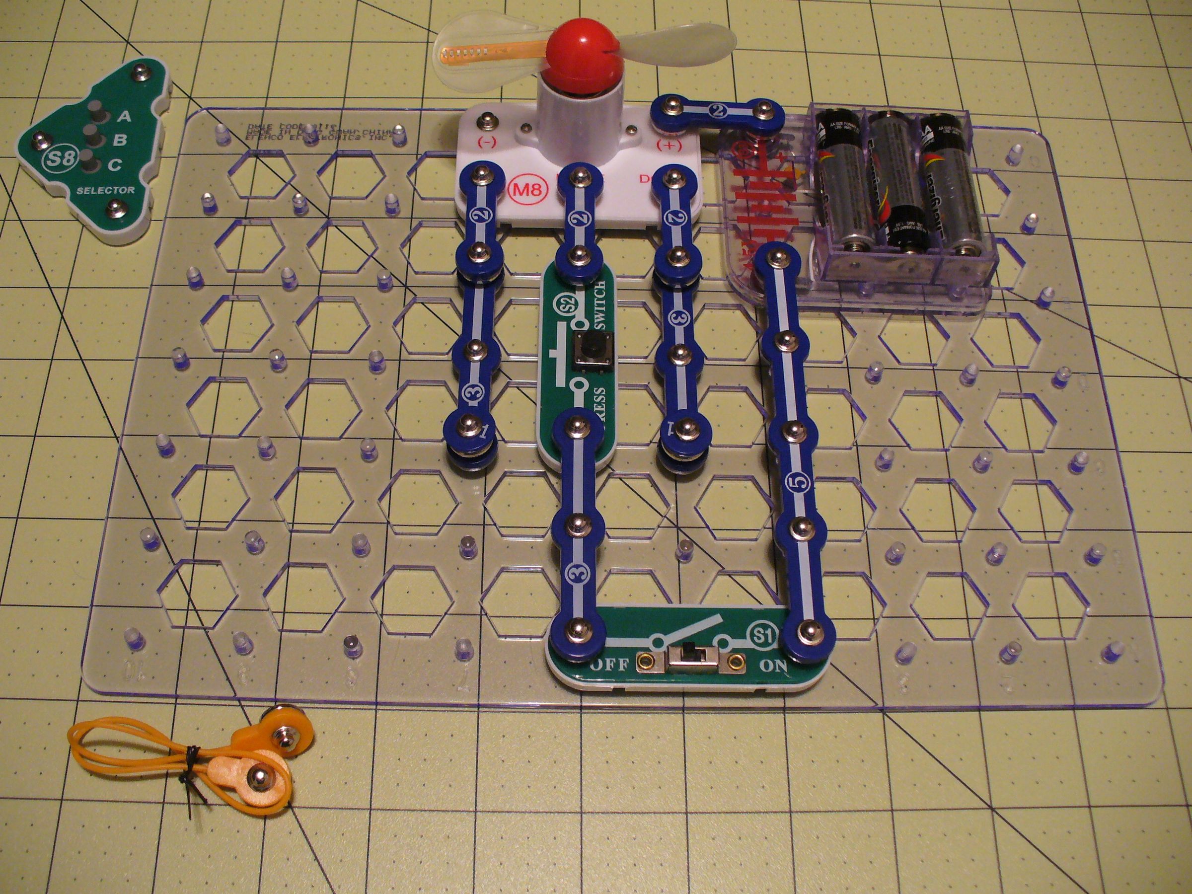 Discover Electronics With Snap Circuits Arcade (A Review) : 3 Steps ...