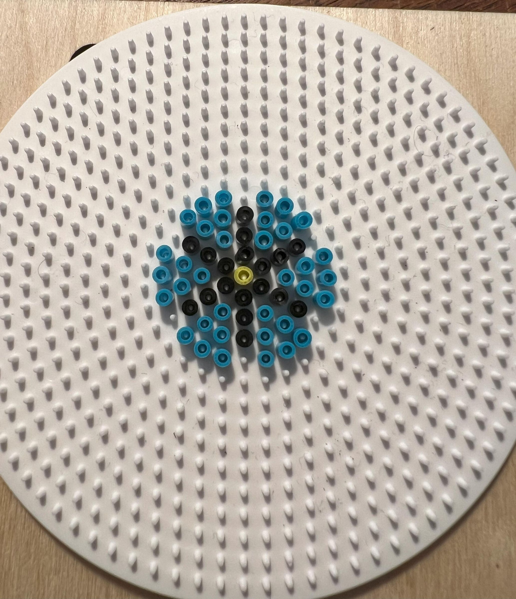 Hama Beads Earings : 5 Steps - Instructables