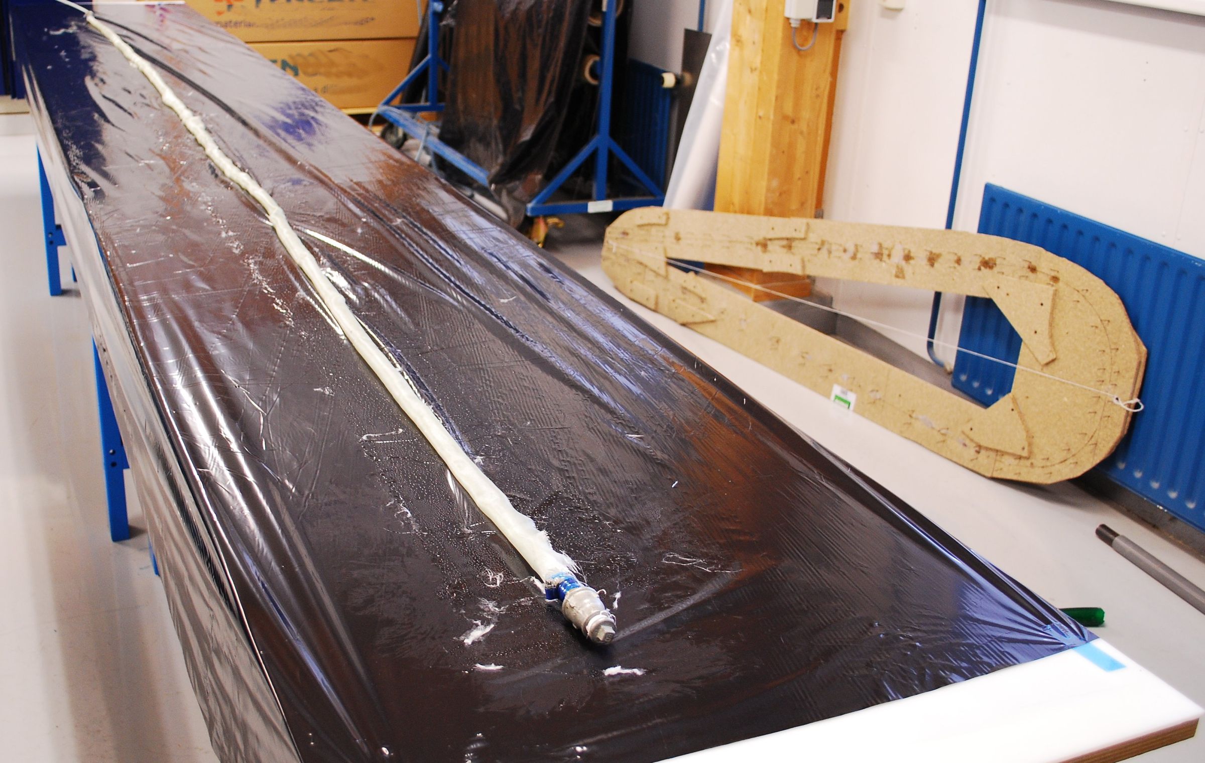 How to Make a Carbon Windsurf Boom : 21 Steps - Instructables