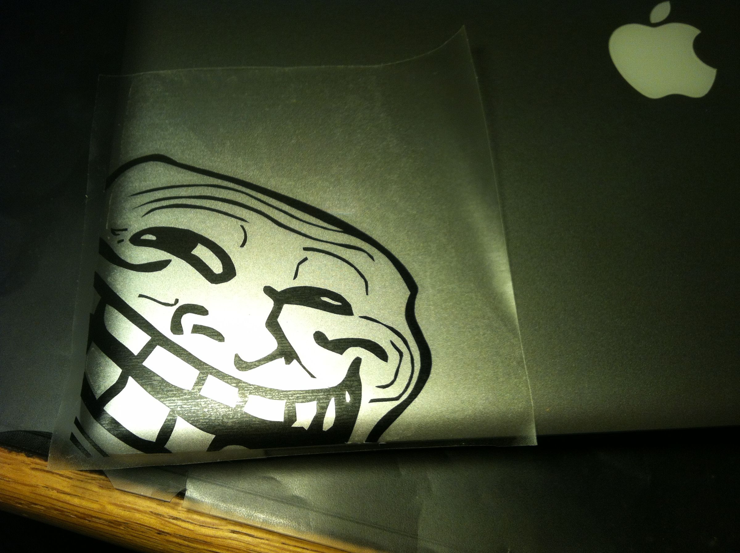 Stencil-Like Vinyl Transfer for Laptops : 8 Steps (with Pictures ...