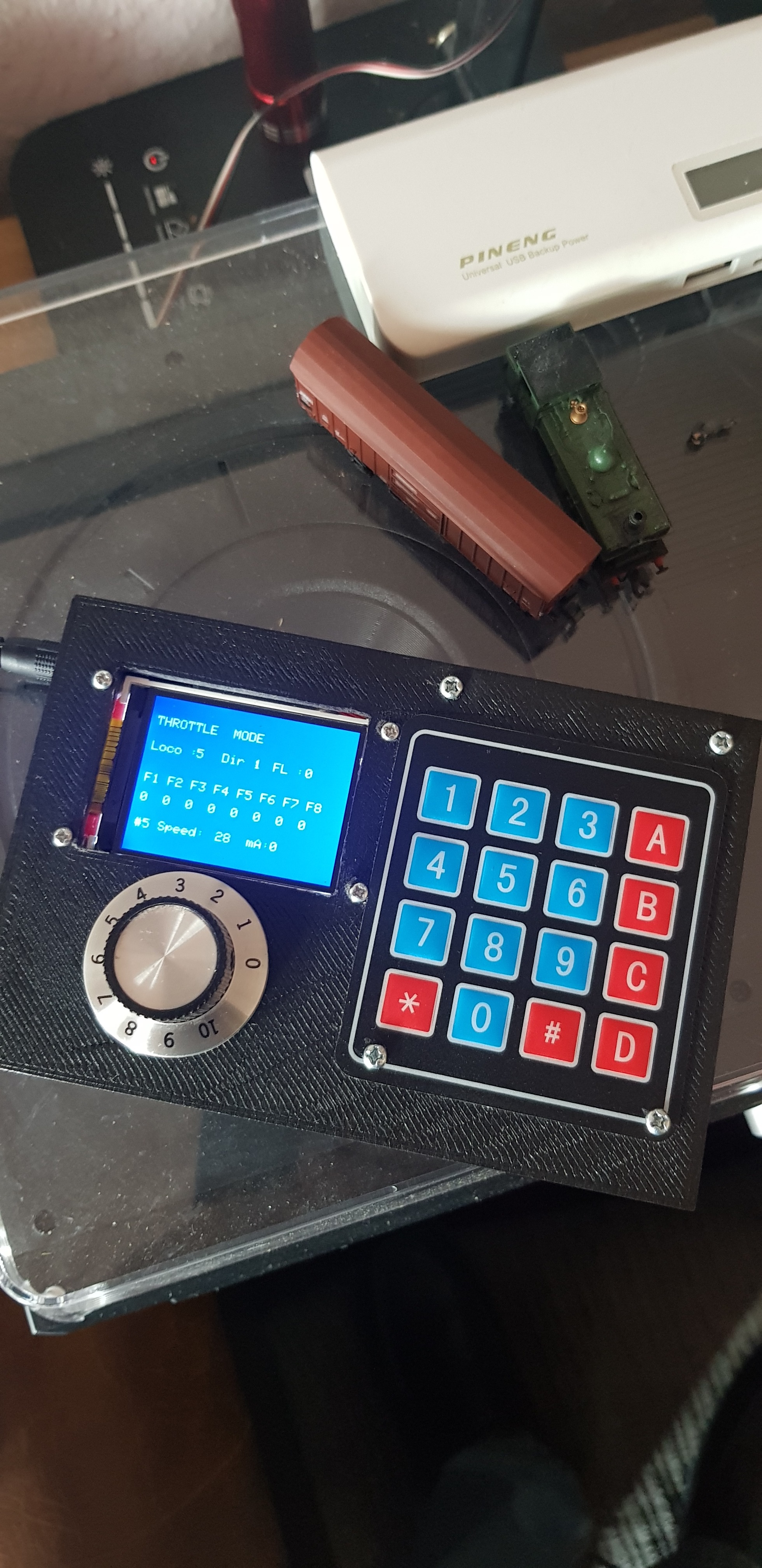 Model Railroad DCC Command Station V2 : 4 Steps - Instructables