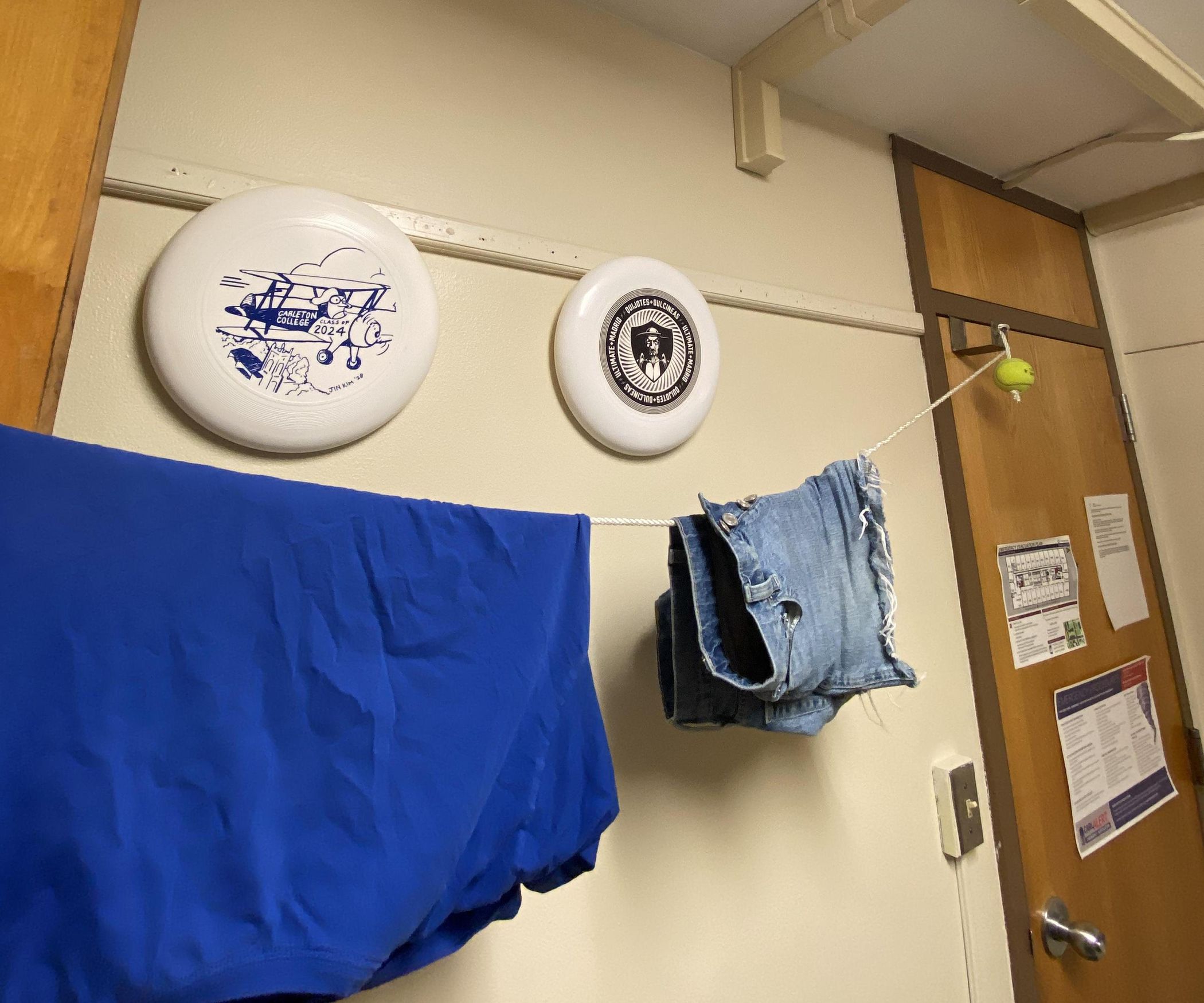 Sustainable Dorm Room Clothesline : 6 Steps - Instructables