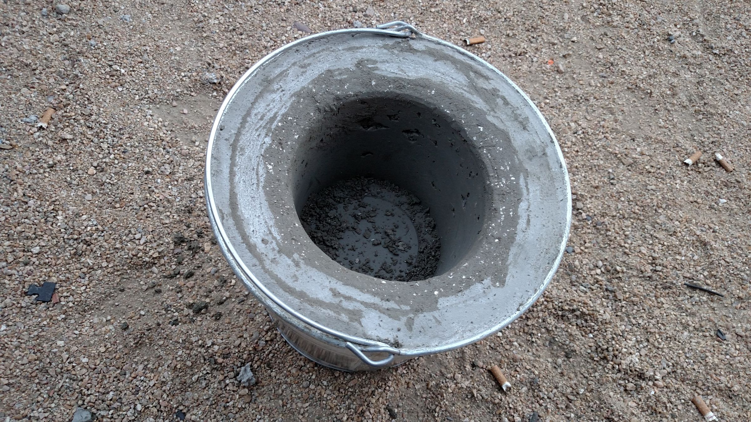 The Mini Steel Bucket Foundry. : 4 Steps (with Pictures) - Instructables