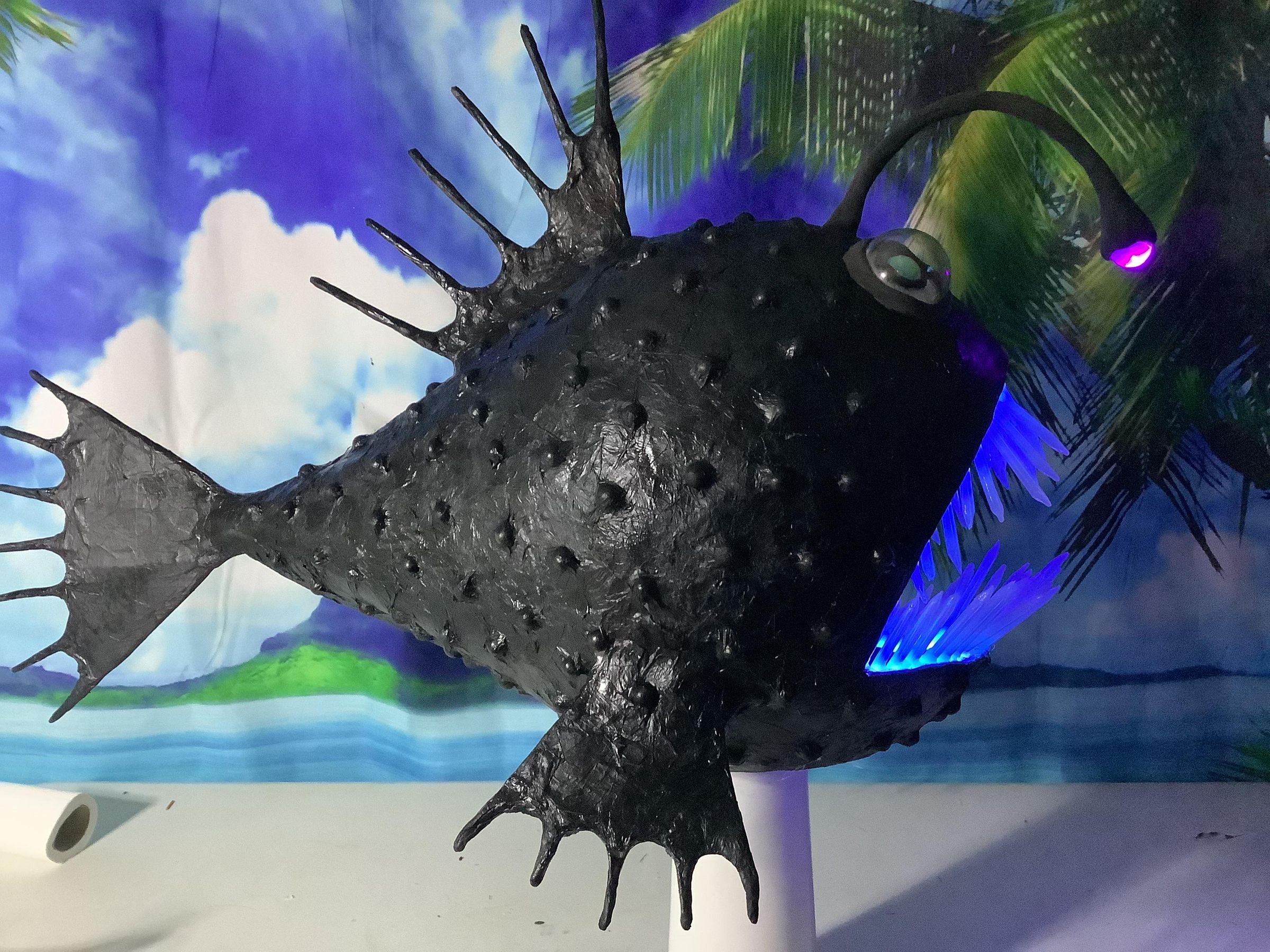 UV Lit Anglerfish Head-Mask : 10 Steps (with Pictures) - Instructables