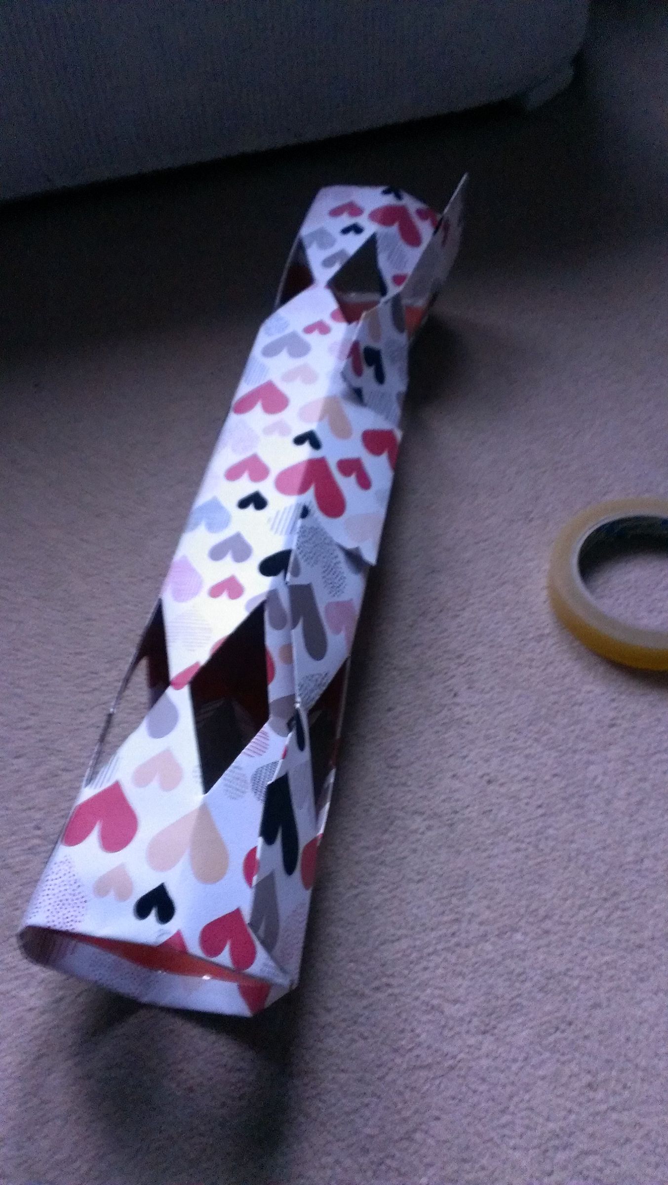 Giant Christmas Cracker : 9 Steps - Instructables