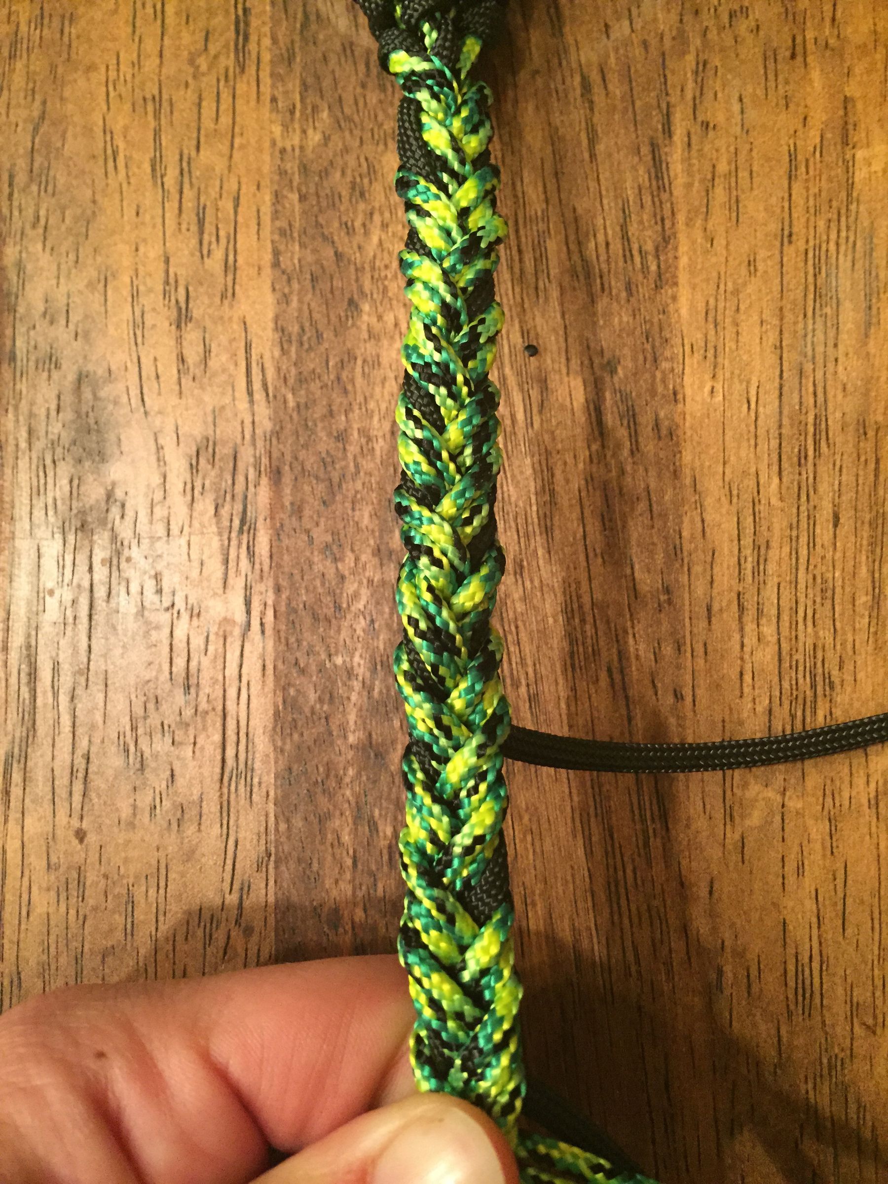 How to Make a Paracord "David's Sling" : 8 Steps (with Pictures ...