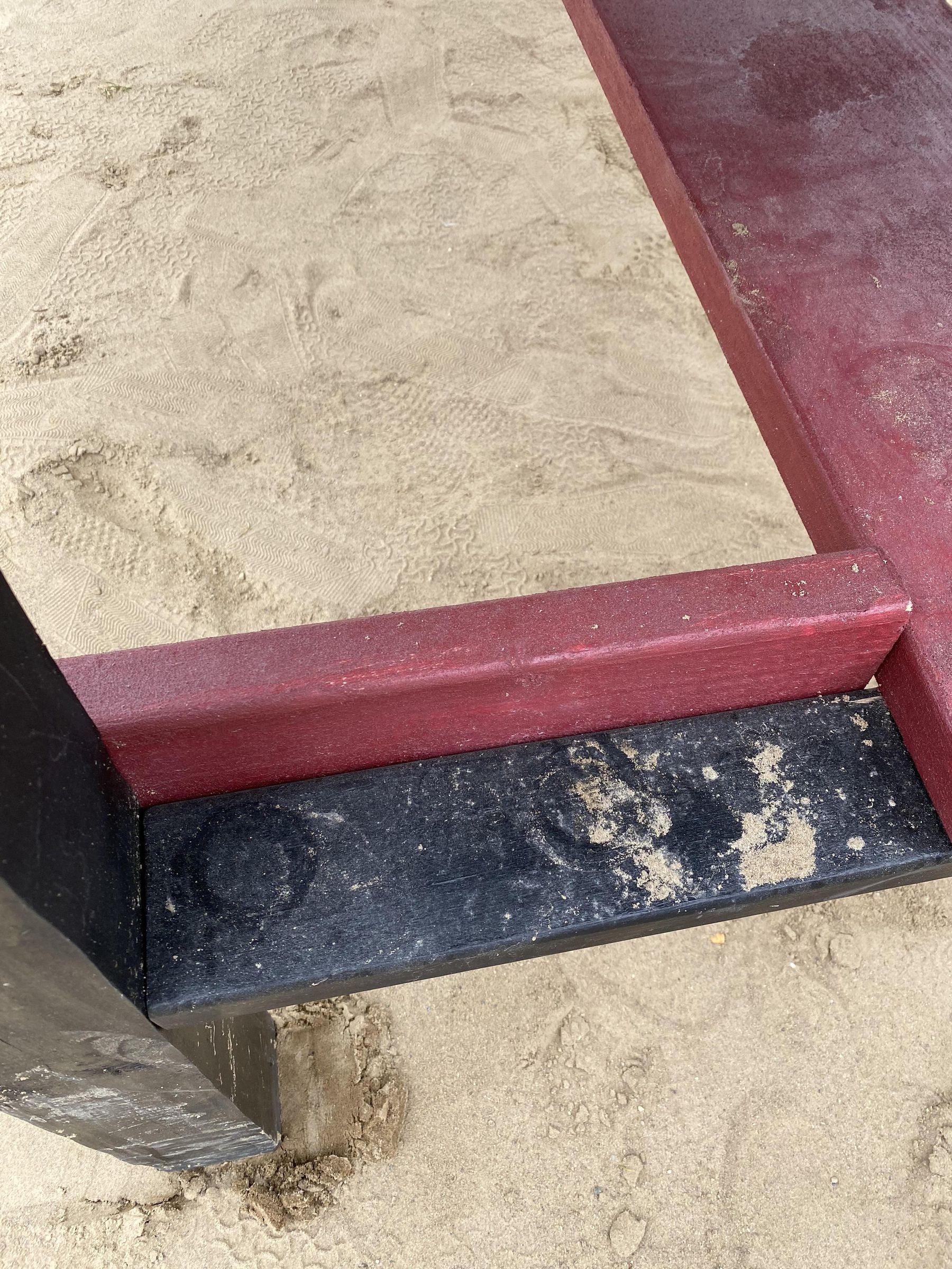 Die Table : 10 Steps - Instructables