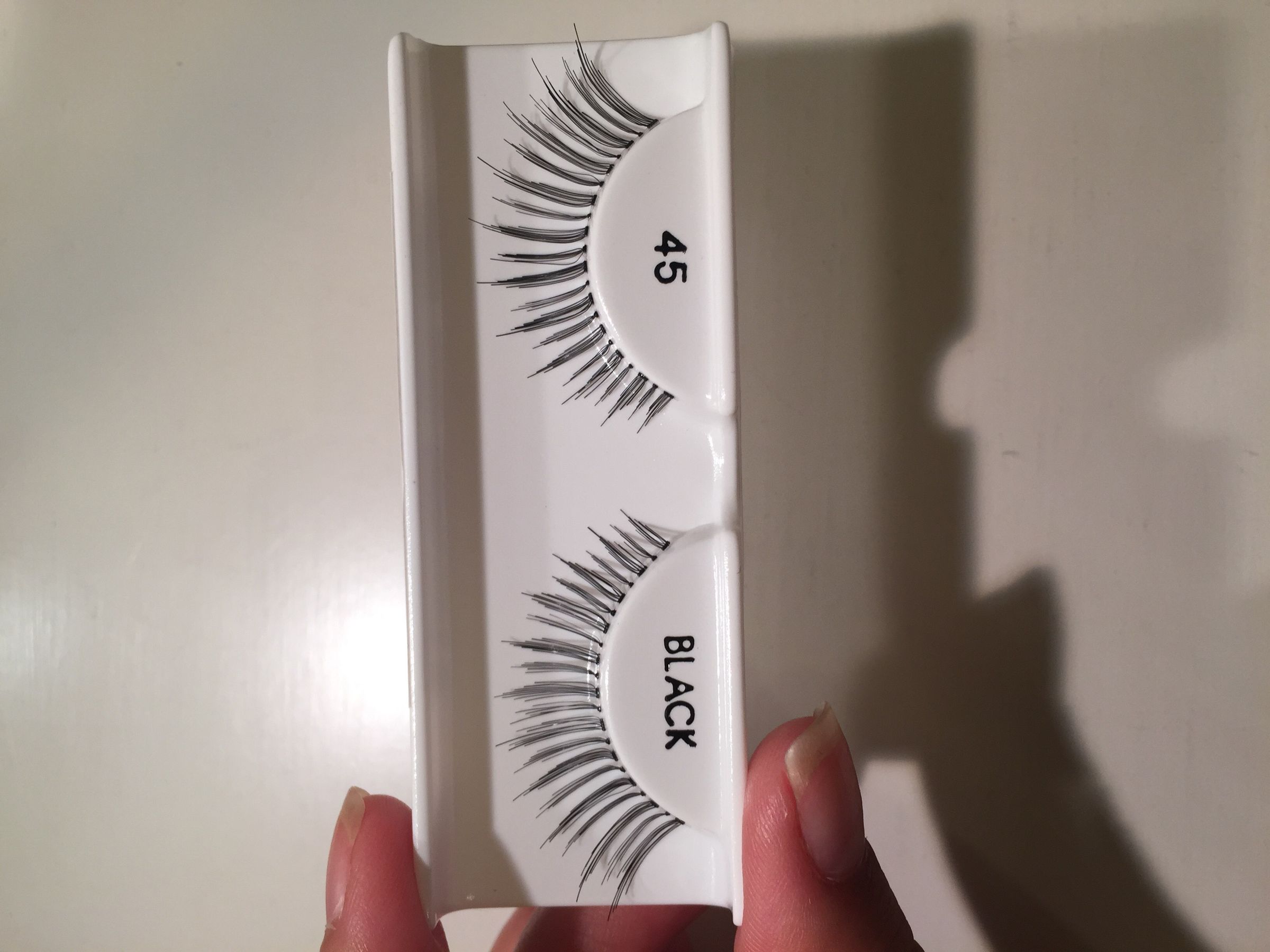 How to Apply Faux Lashes : 5 Steps (with Pictures) - Instructables