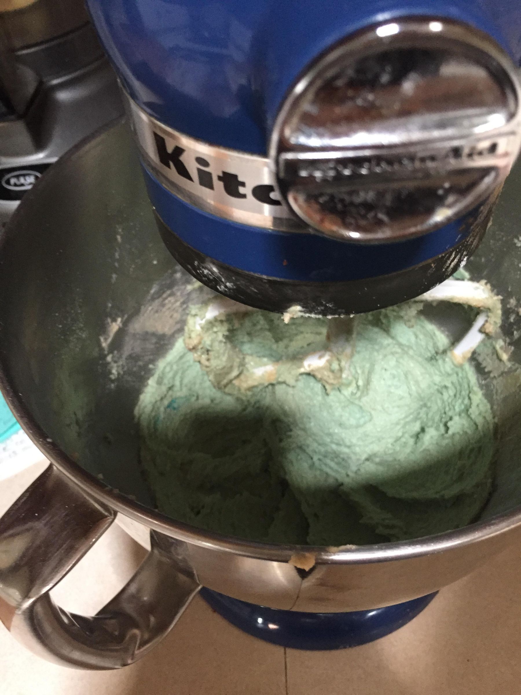 Easy Grogu's Blue Cookies (Not Macarons!) : 4 Steps - Instructables