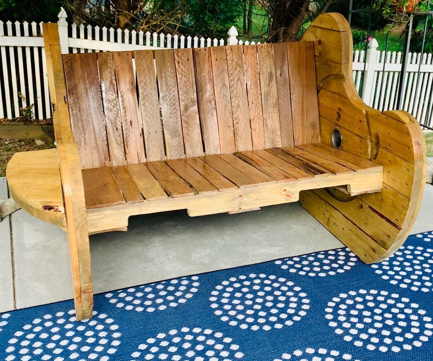 Cable Spool Pallet Bench - DIY Outdoor Seating! : 10 Steps (with ...