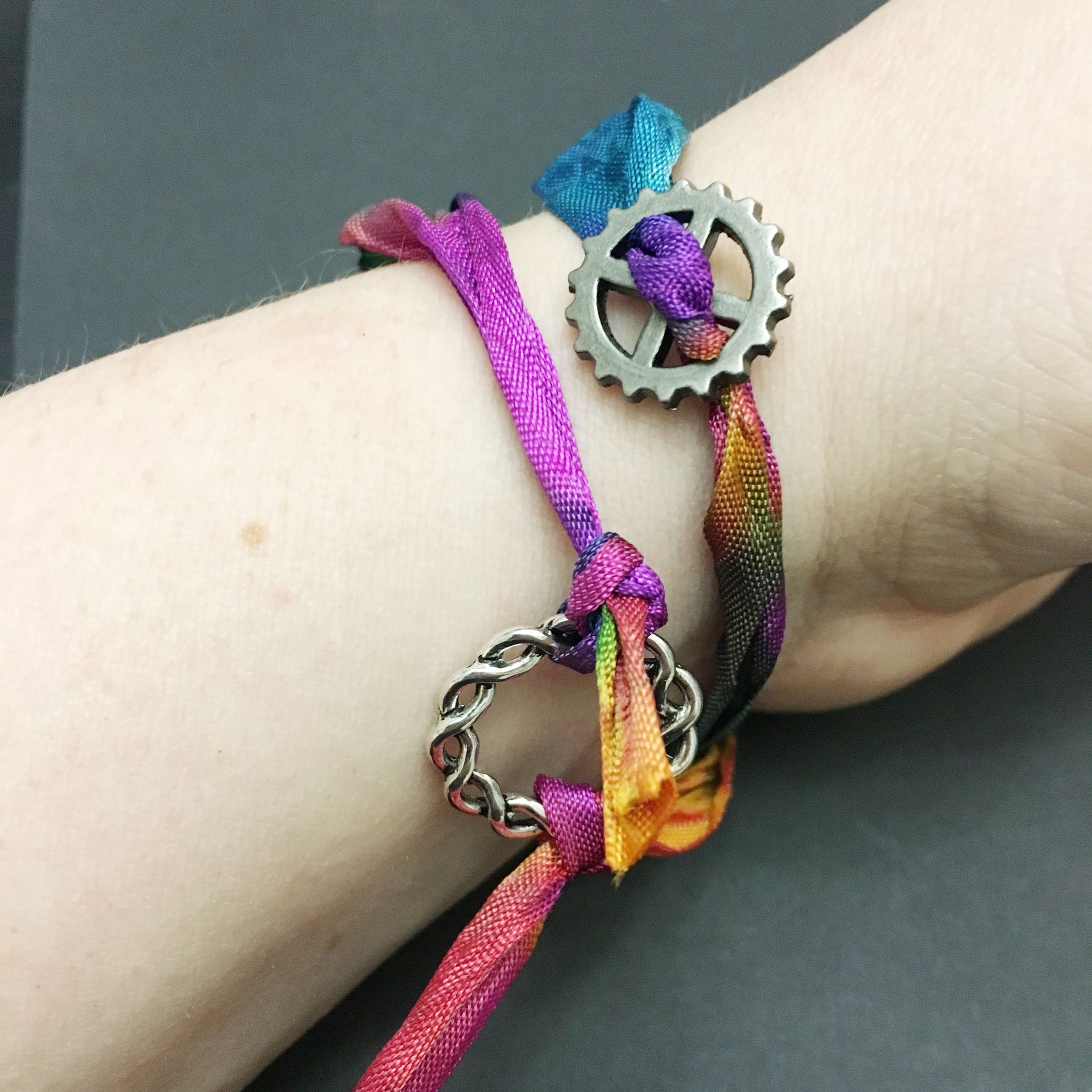 Rainbow Ribbon Wrap : 7 Steps (with Pictures) - Instructables