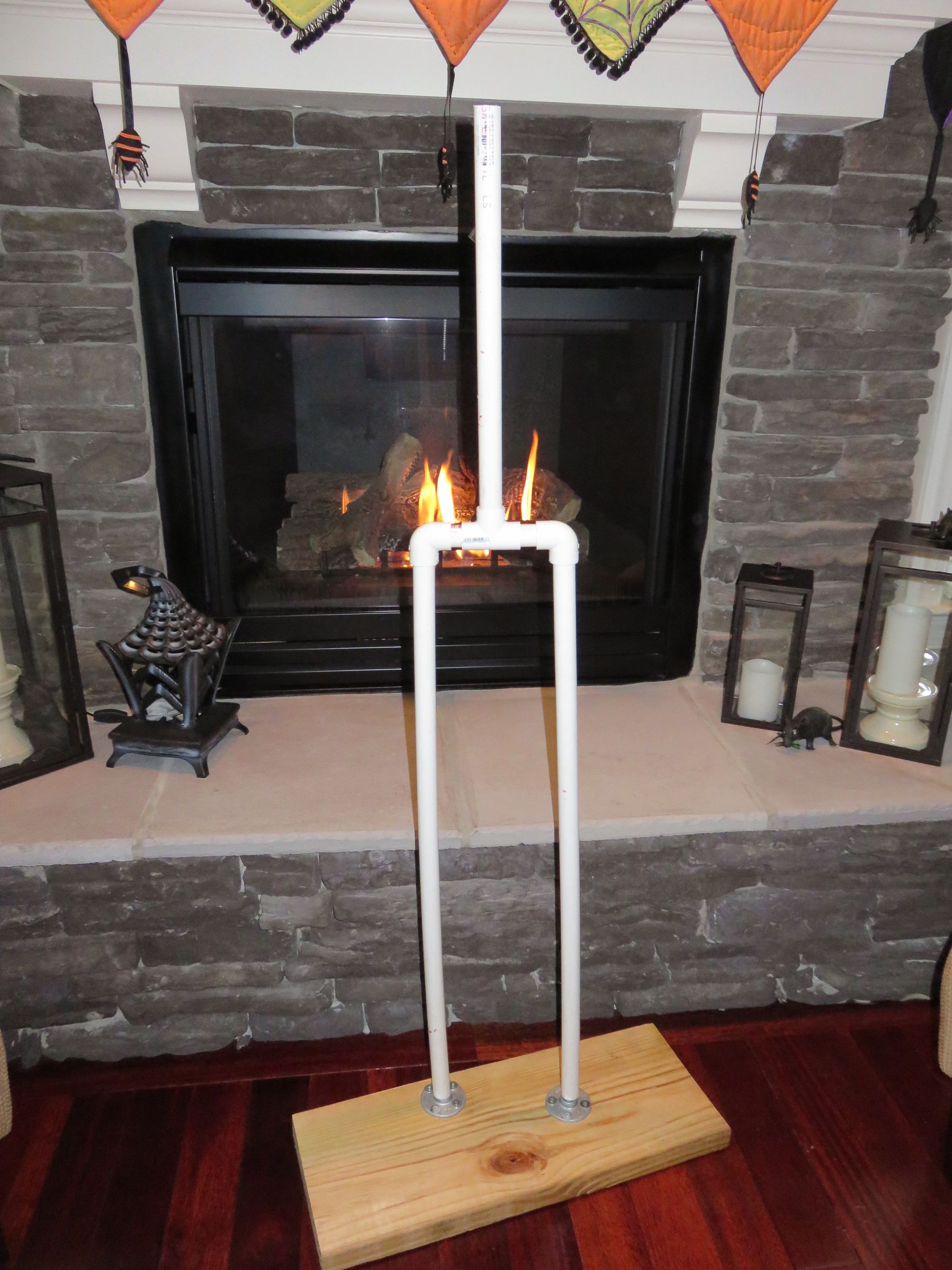 Skeleton Stand : 5 Steps - Instructables