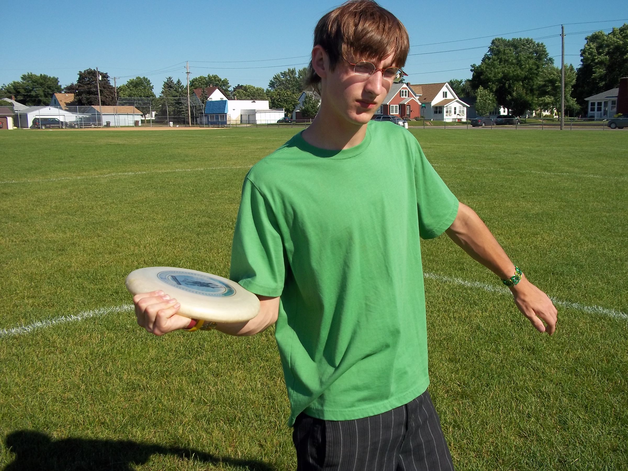 Funky McGroovy Frizbee Throwing Guide : 9 Steps (with Pictures ...