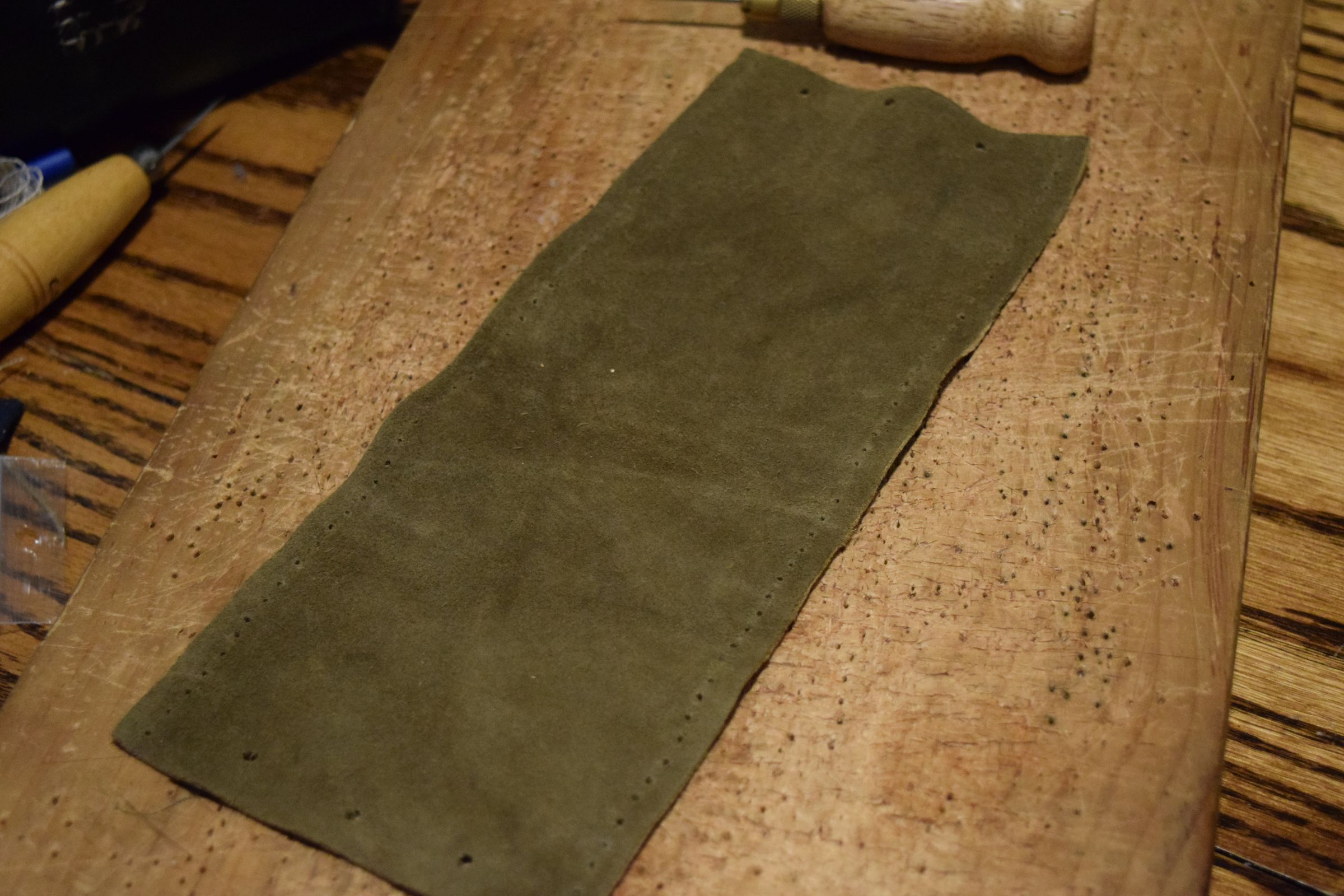 Simple Leather Project From Scraps : 8 Steps (with Pictures ...