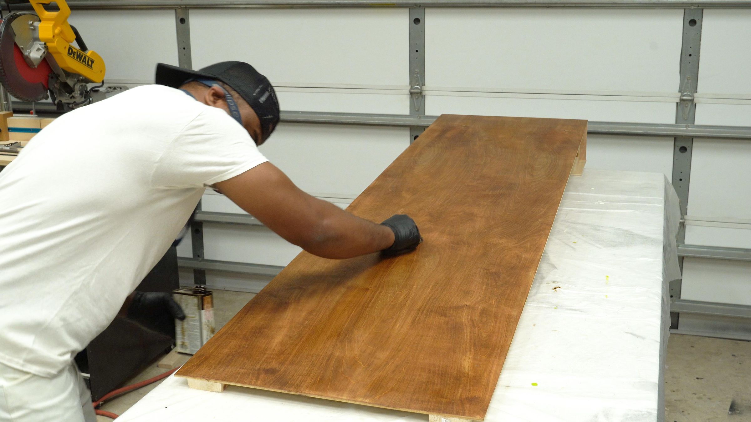 How to Build a Portable Pallet Wall : 10 Steps (with Pictures ...