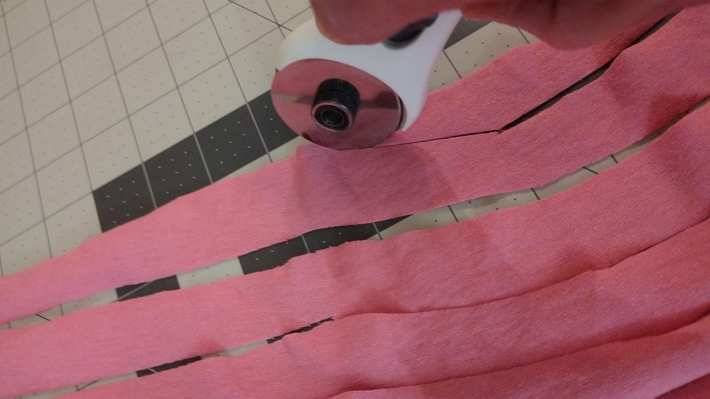 How to Make Rope Out of an Old T-Shirt : 7 Steps (with Pictures ...