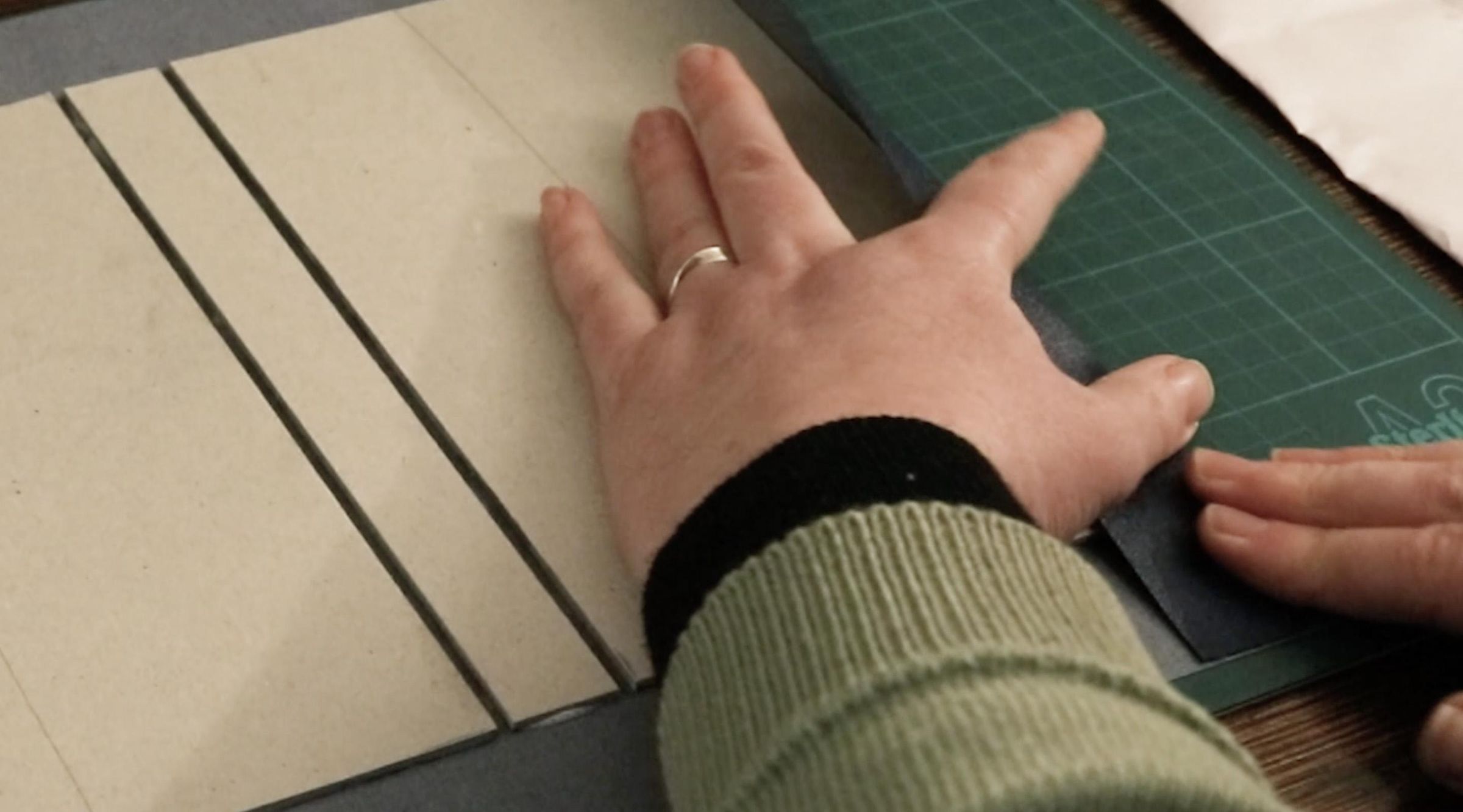 Make a Hard Cover for Your Handmade Book : 8 Steps (with Pictures ...