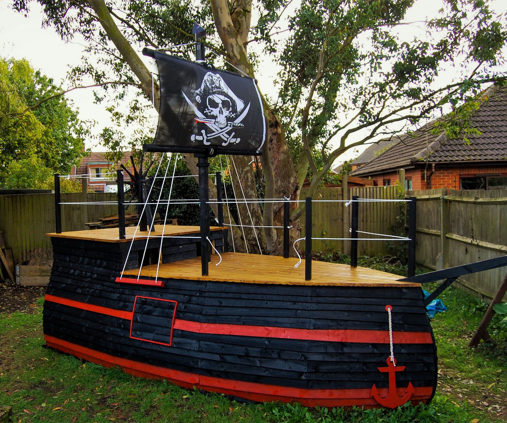 How to Make Your Own Pirate Ship Playhouse : 9 Steps (with Pictures ...