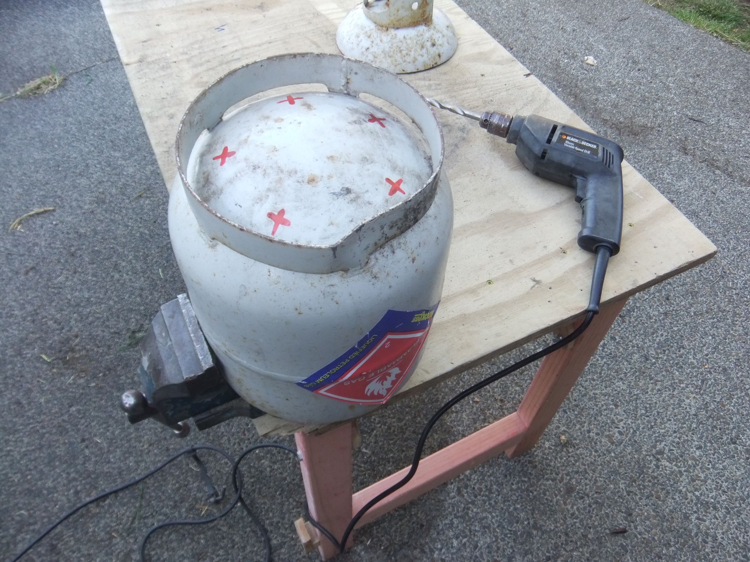 Gas Bottle Fire Pit / Brazier / Barbeque Grill : 5 Steps - Instructables