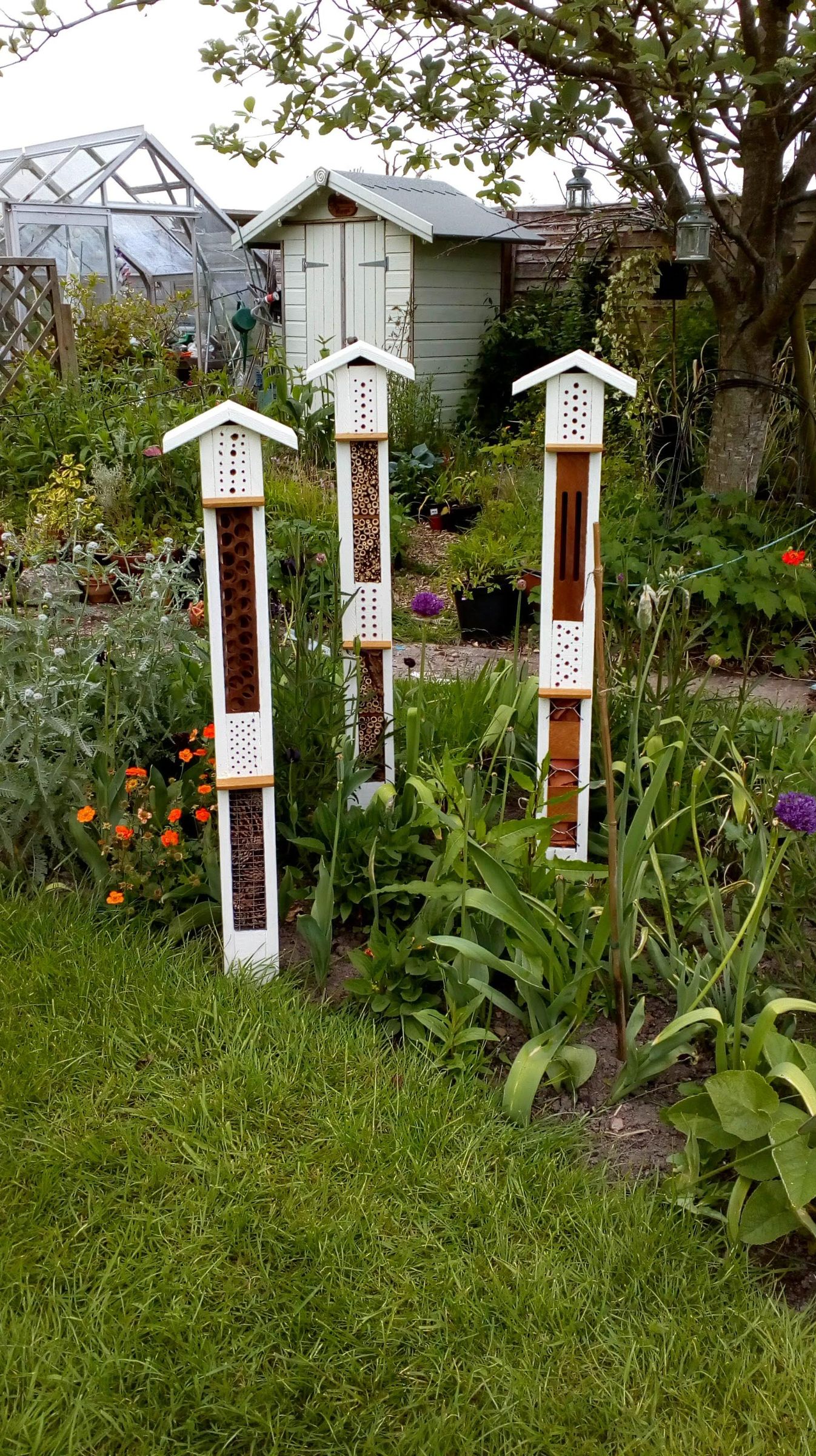 Bee & Bug Tower Hotel : 7 Steps (with Pictures) - Instructables