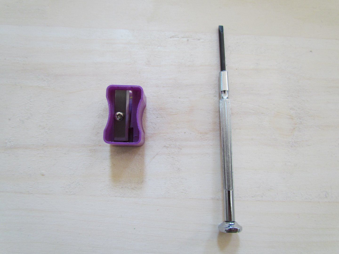 Exacto-knife Hack : 4 Steps - Instructables