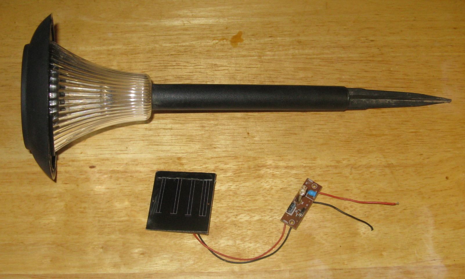 Simple Solar Circuits : 11 Steps (with Pictures) - Instructables