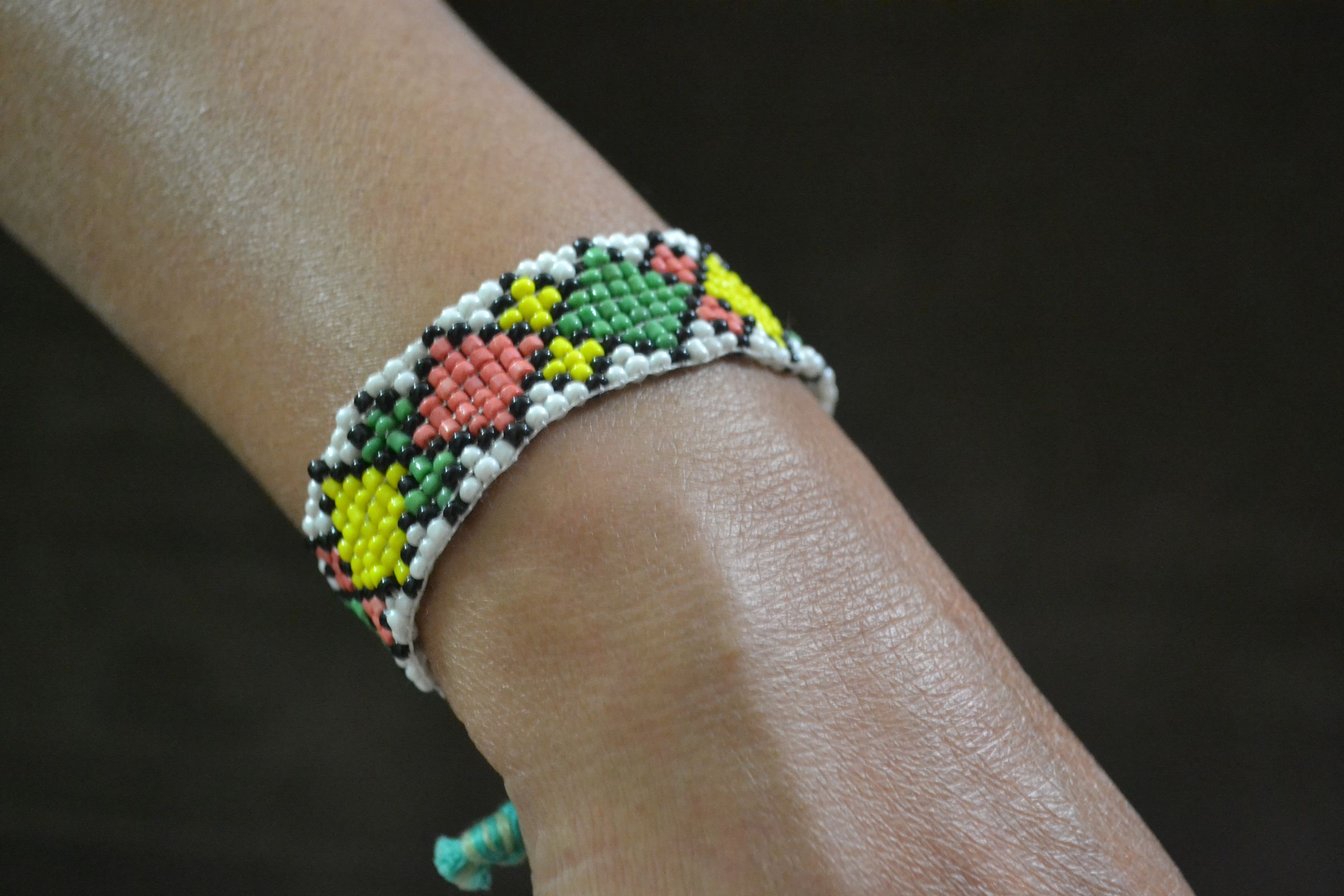 Bead Loom Bracelet Without a Loom! : 13 Steps (with Pictures ...