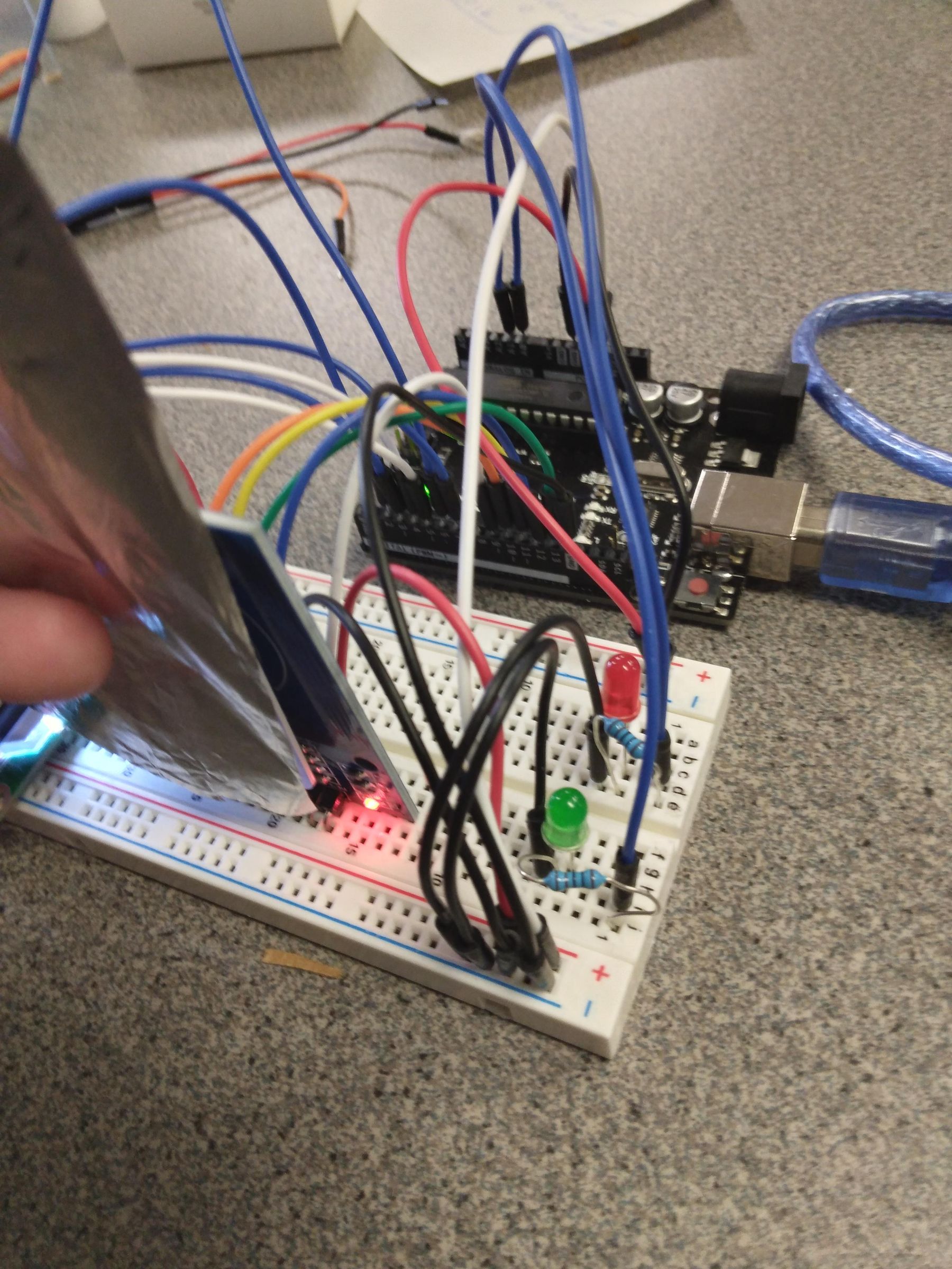 RFID Blocking - How Secure Are Our RFID Cards? How Can We Protect Them ...